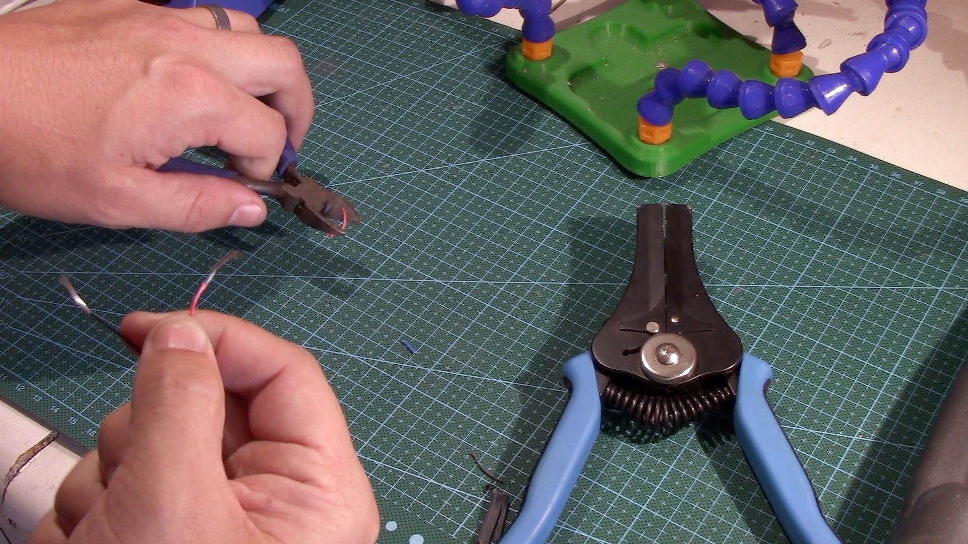 Hacking USB + Power Banks : 10 Steps - Instructables