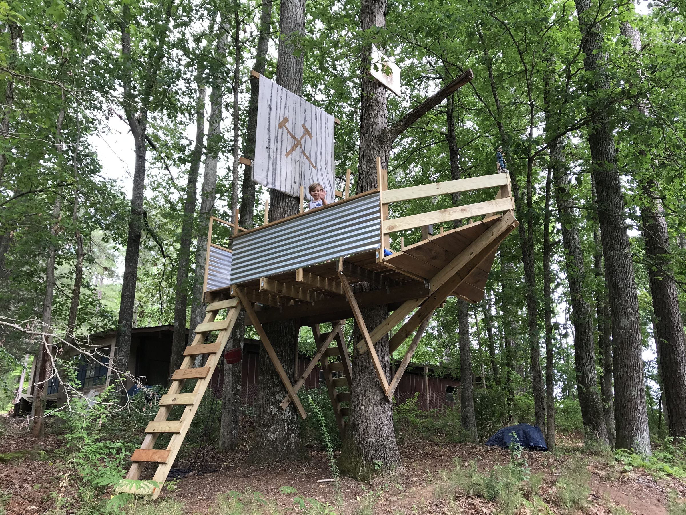 How to Build a Treehouse : 17 Steps (with Pictures) - Instructables