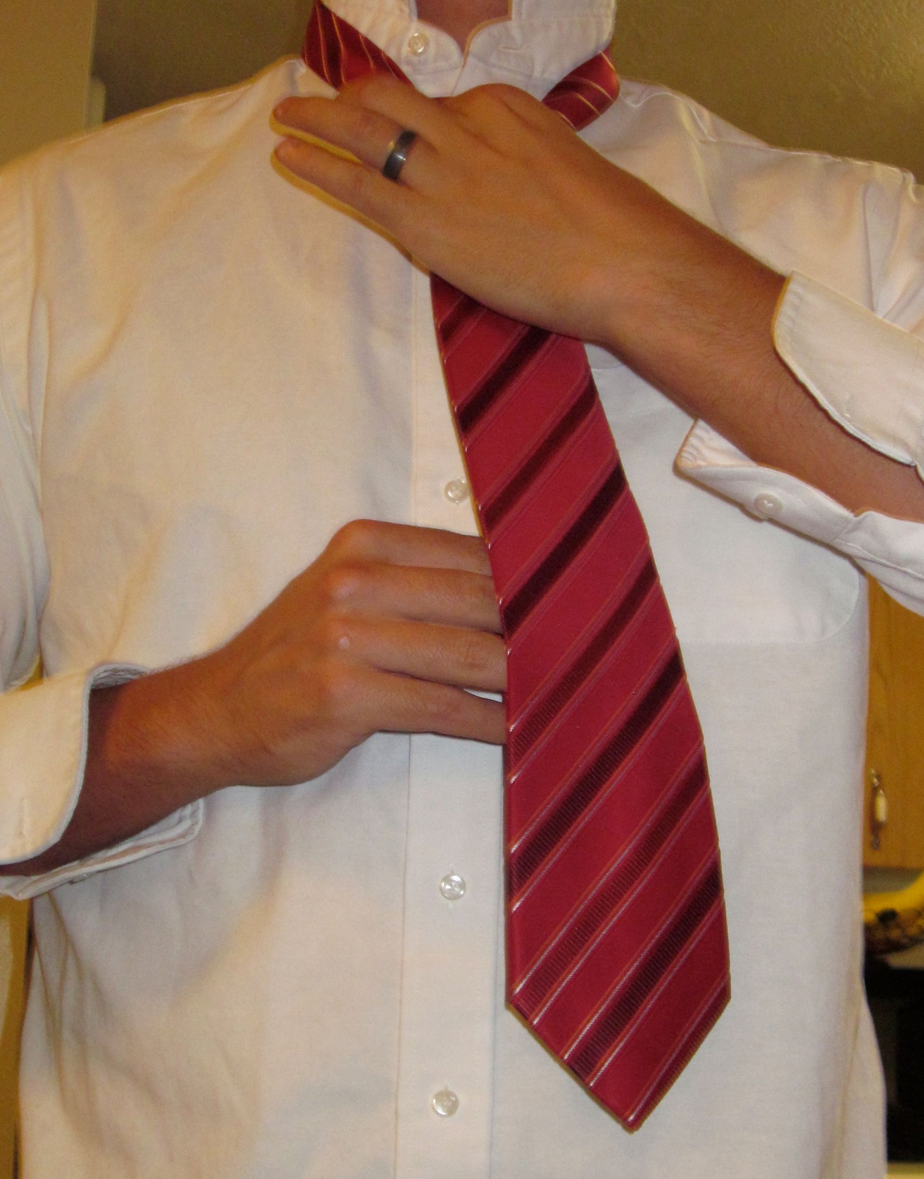 How to Tie a Double Windsor Knot : 6 Steps (with Pictures) - Instructables