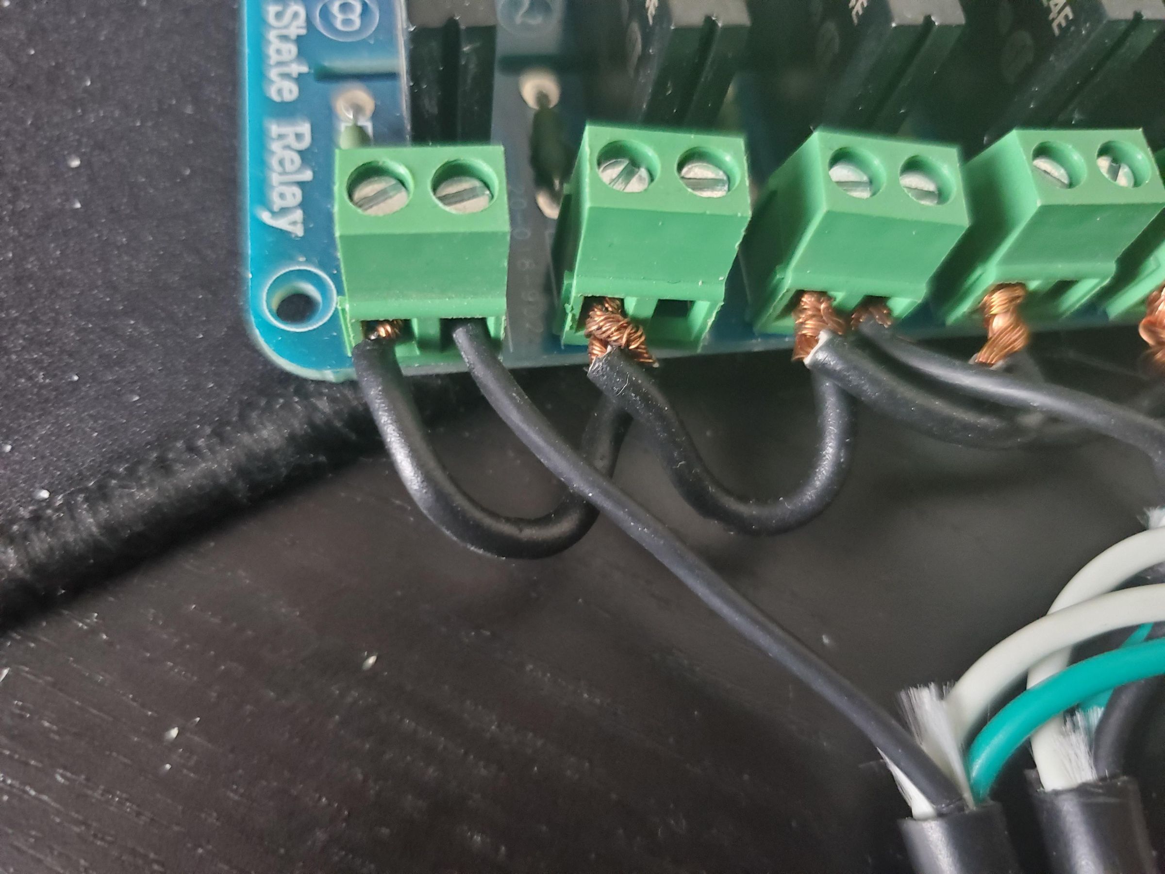 How to Sync Music to Christmas Lights Using a Raspberry Pi and LightShowPi : 10 Steps ...