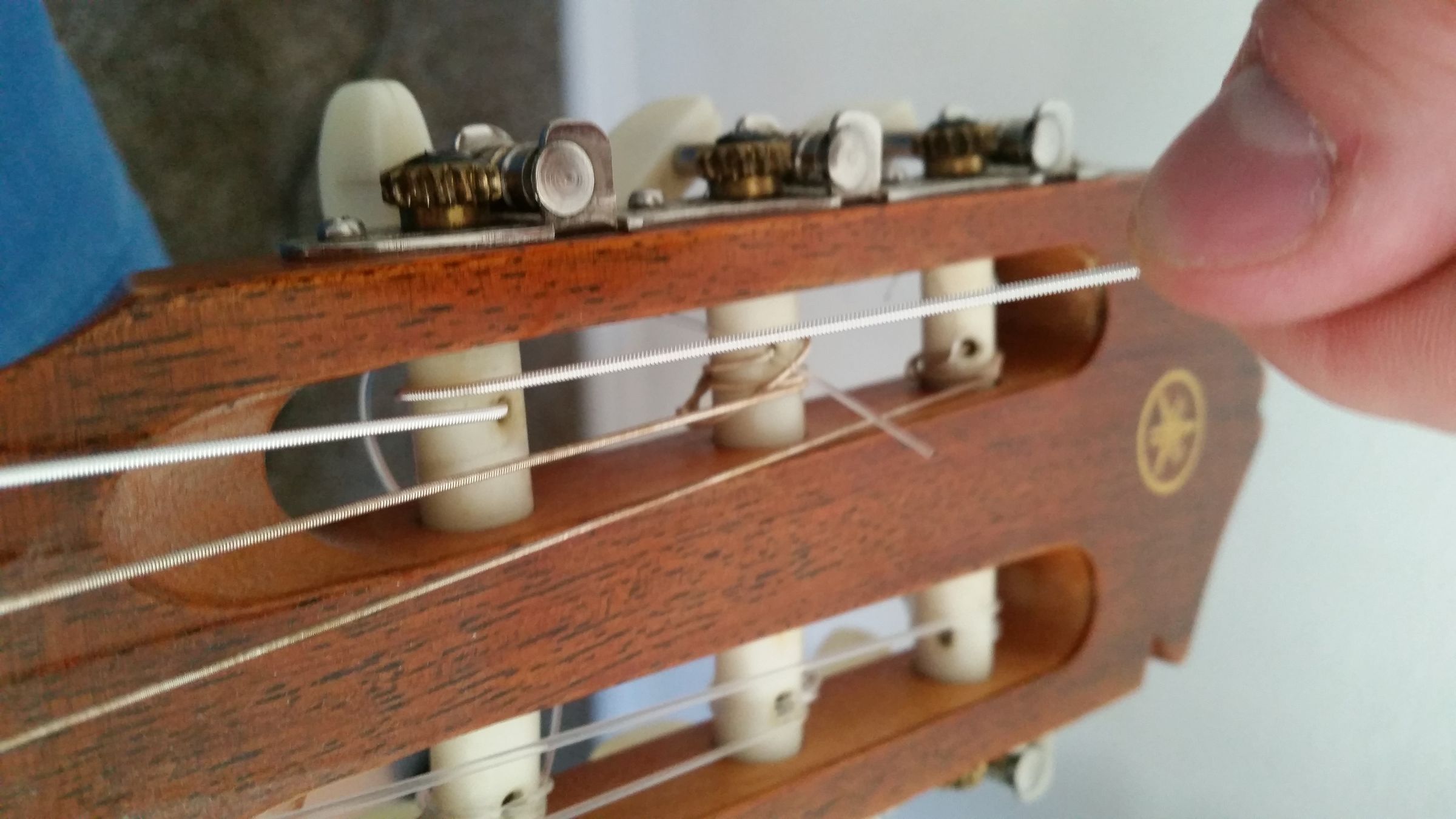 How to Re-string a Classical Guitar : 11 Steps (with Pictures ...