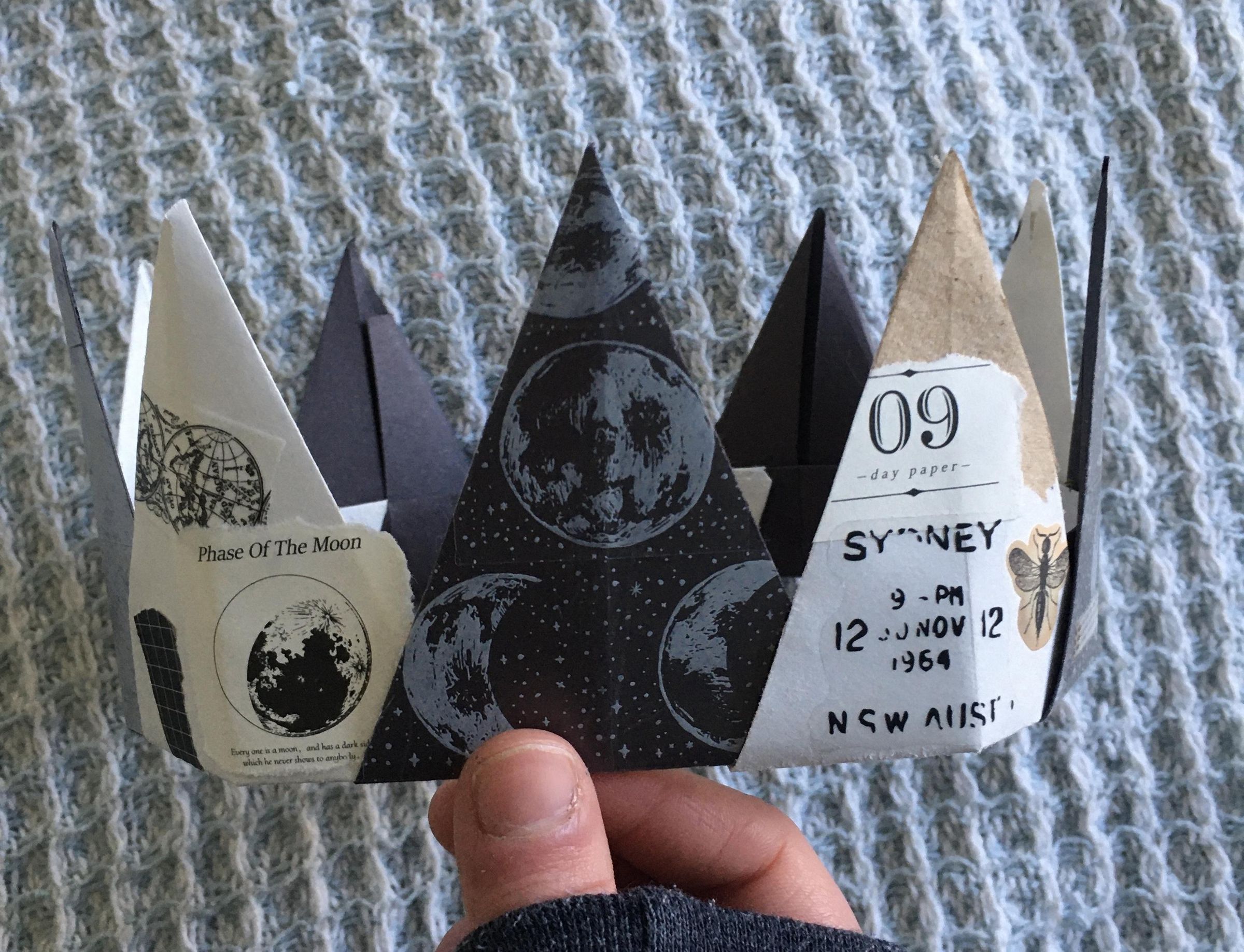How to Make a Paper Crown : 11 Steps (with Pictures) - Instructables