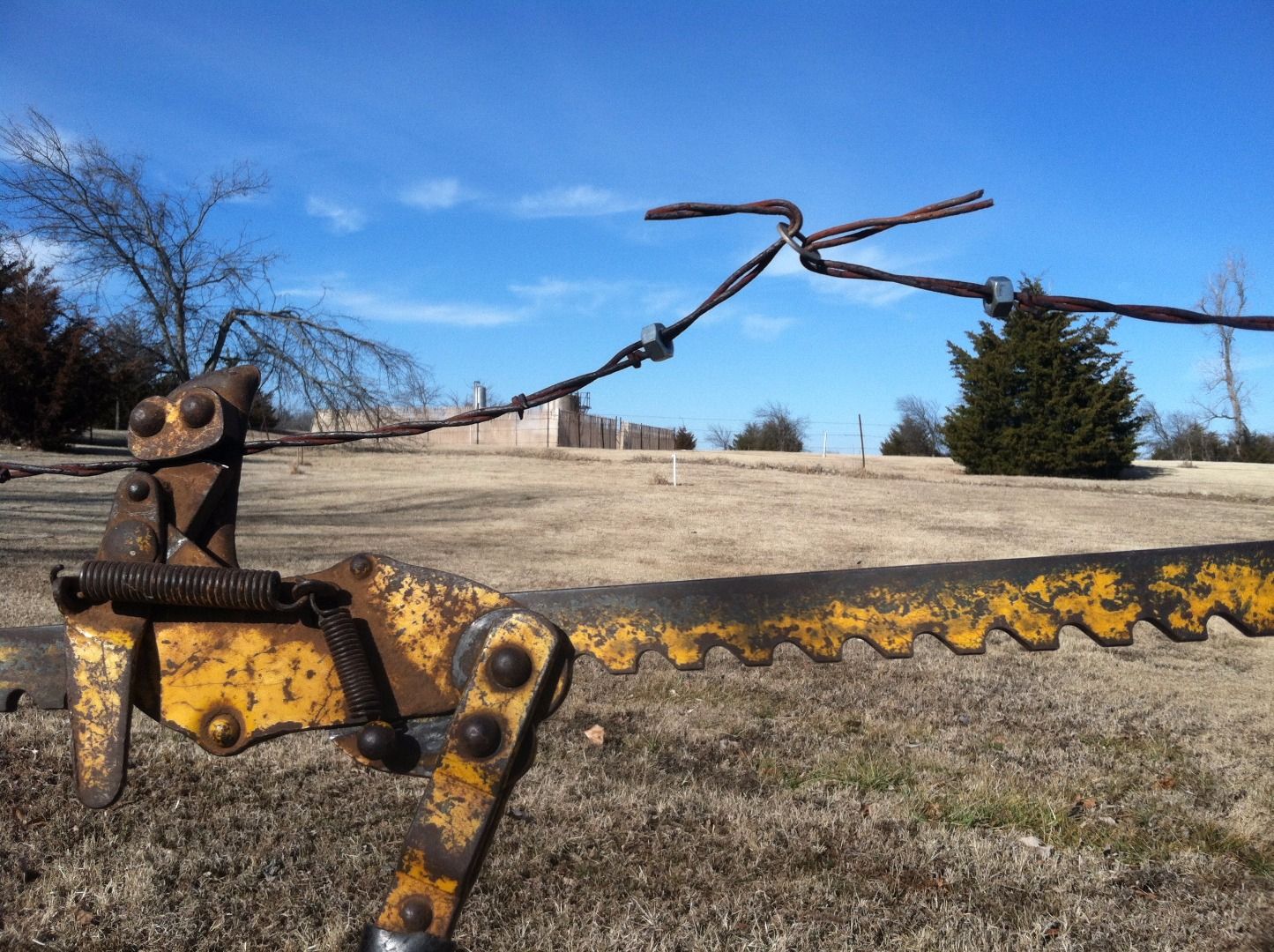 SPLICING BARBED WIRE SAFELY : 5 Steps - Instructables