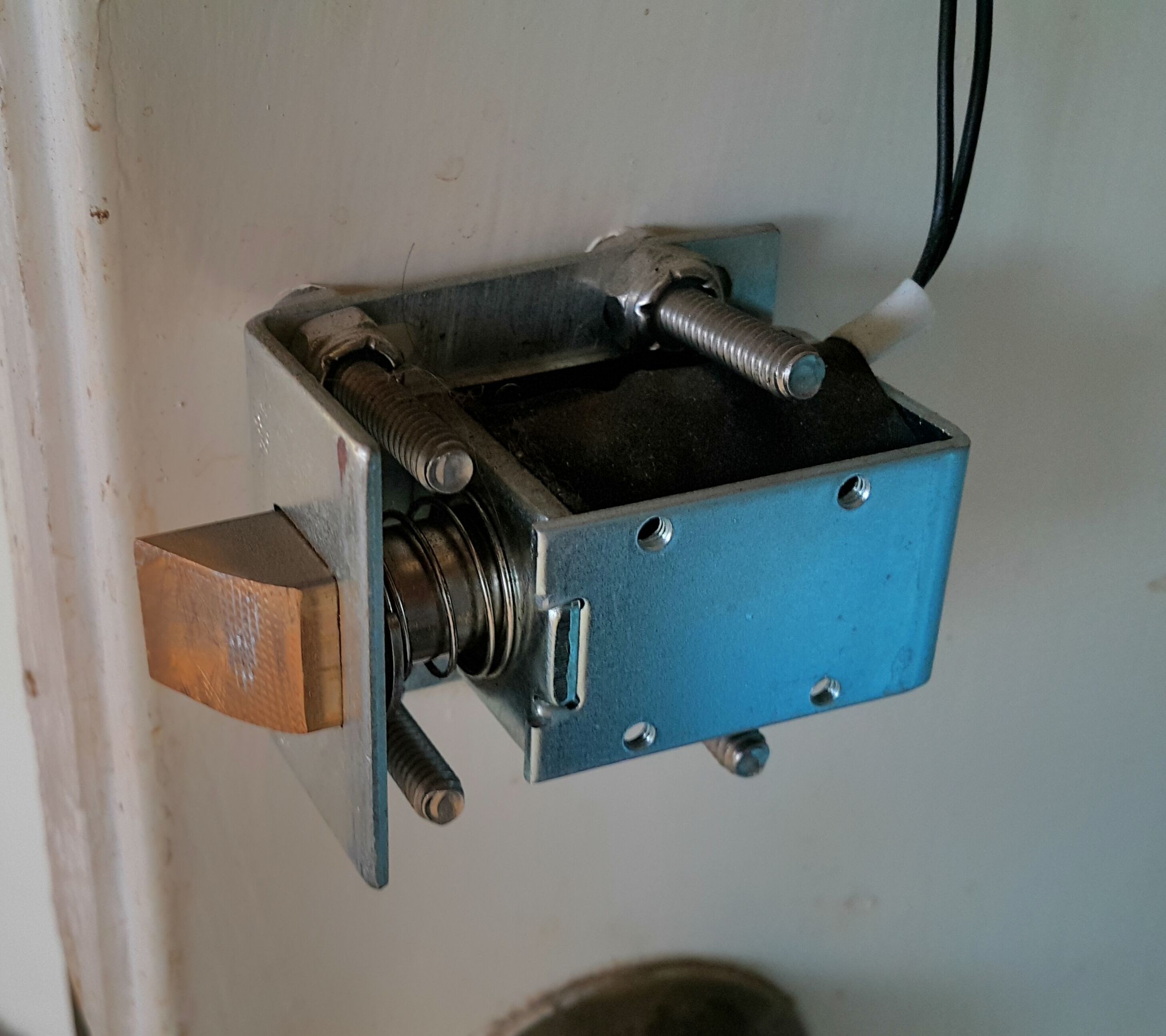 Electronic Door Lock Install DIY! : 5 Steps - Instructables