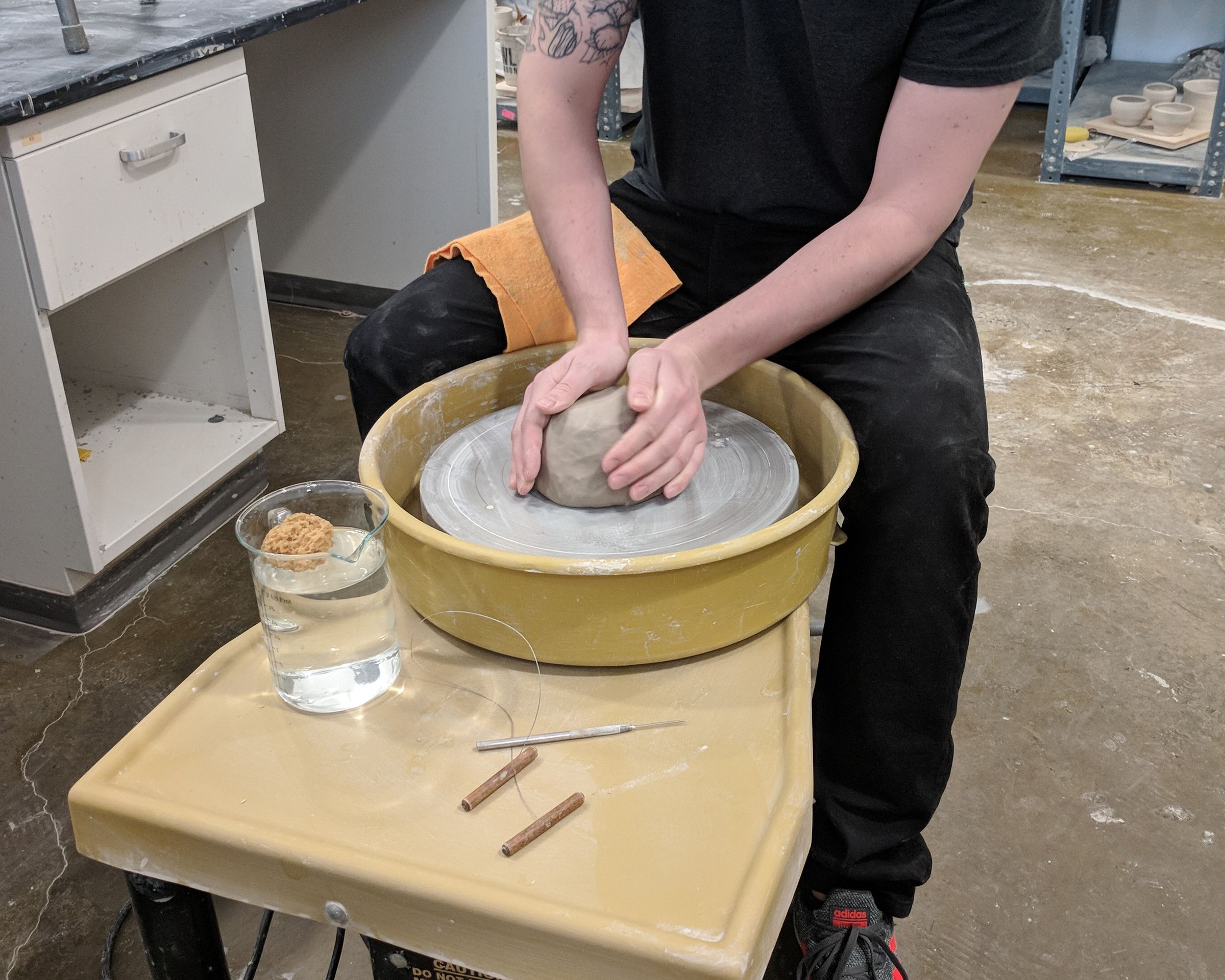 Throwing a Clay Cylinder on the Potters Wheel : 22 Steps (with Pictures ...