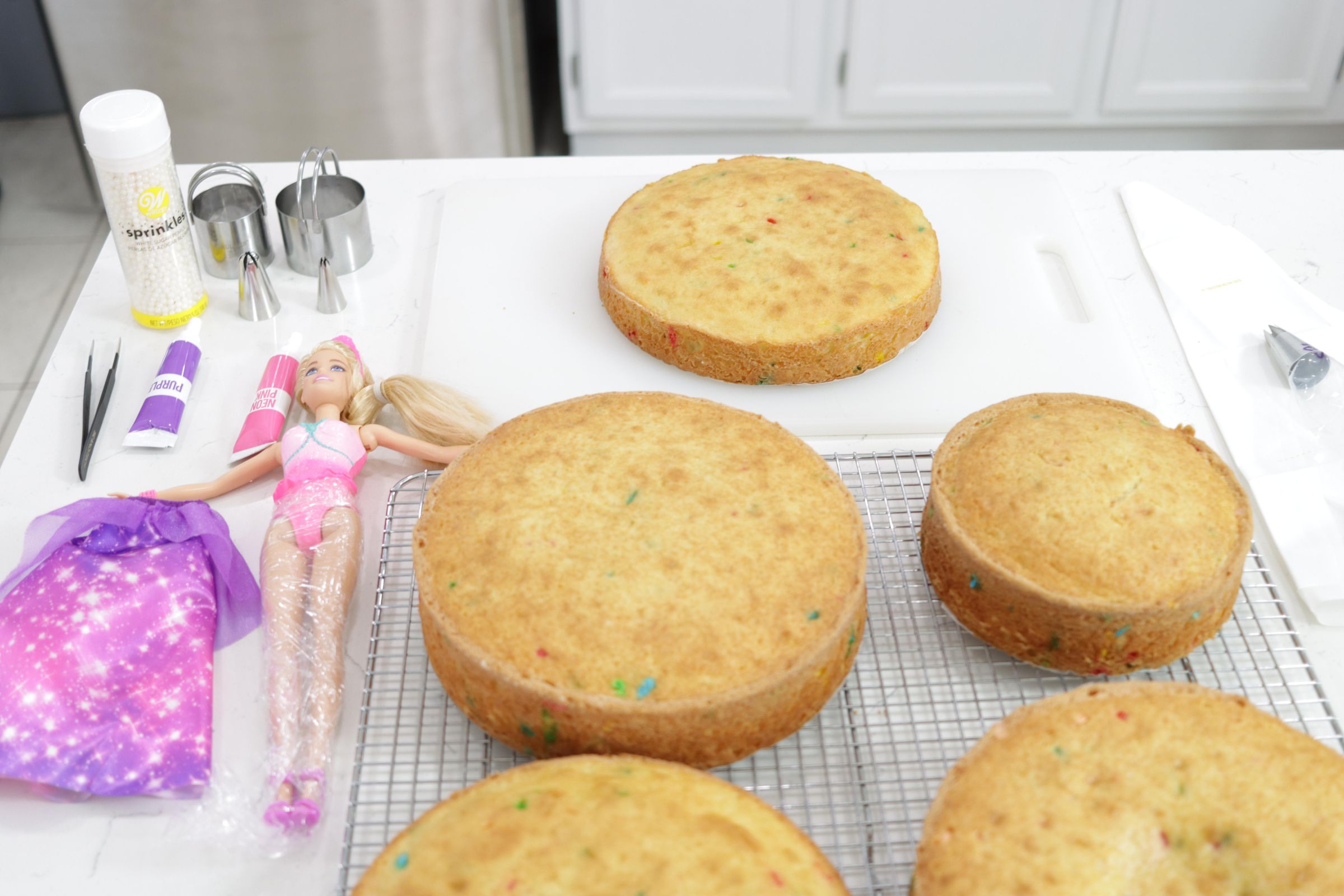 Barbie Cake : 10 Steps (with Pictures) - Instructables