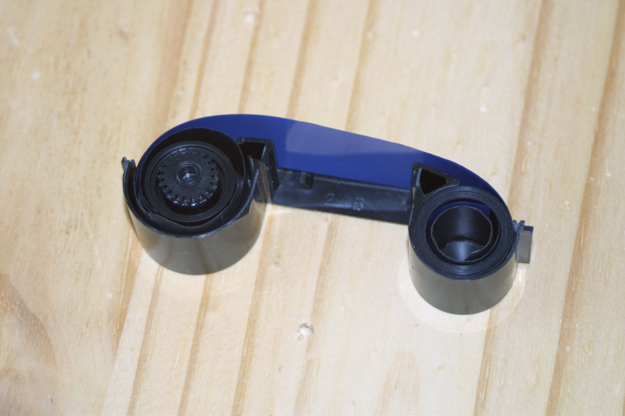 Disassemble and Reload a 110 Film Cartridge : 8 Steps (with Pictures ...