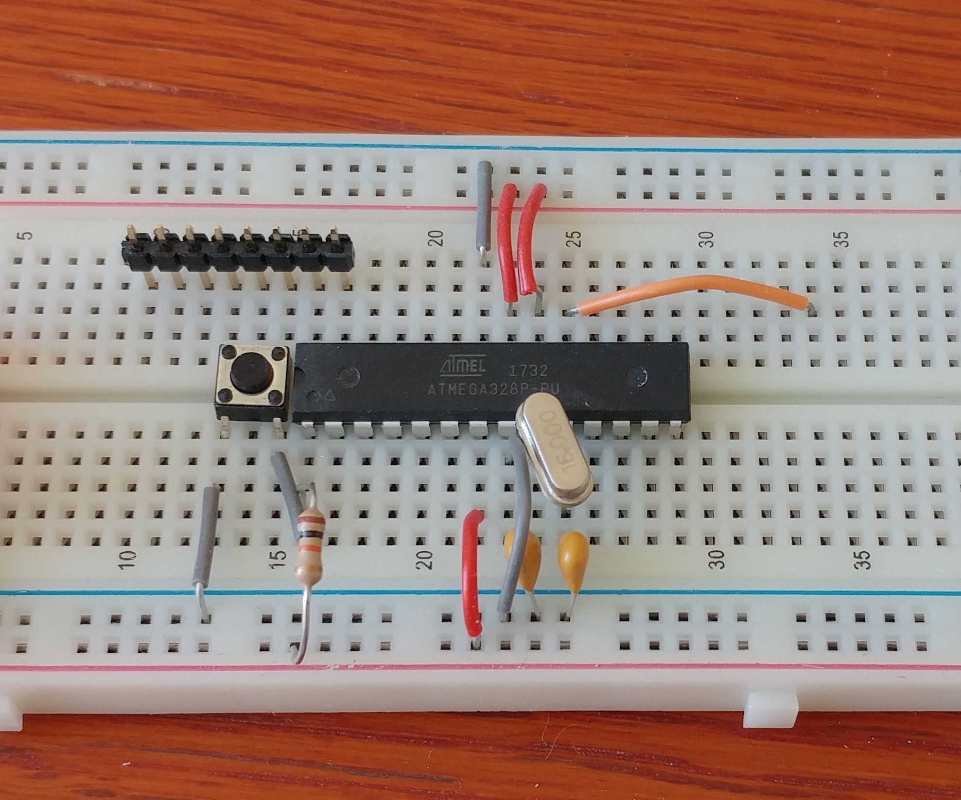 Standalone Arduino 33v W External 8 Mhz Clock Being Programmed From Arduino Uno Through Icsp 5108