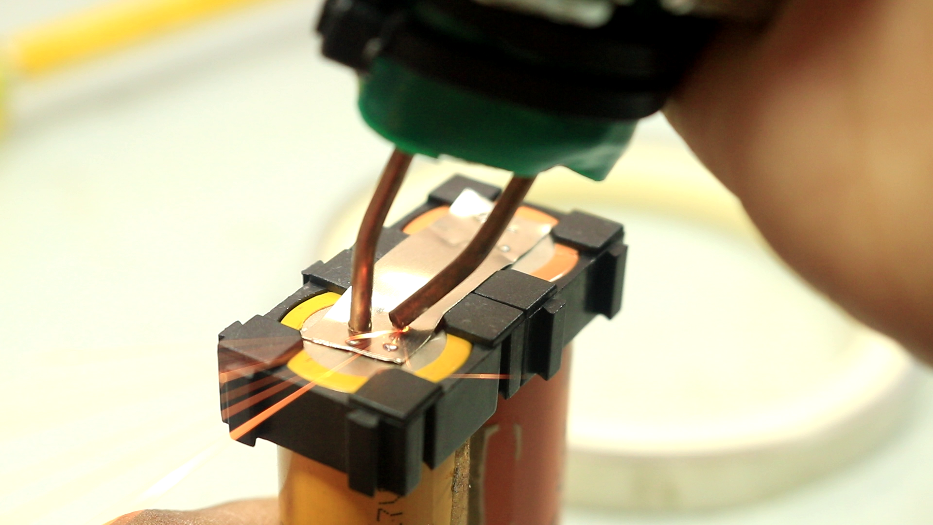 DIY Battery Spot Welder! : 8 Steps (with Pictures) - Instructables