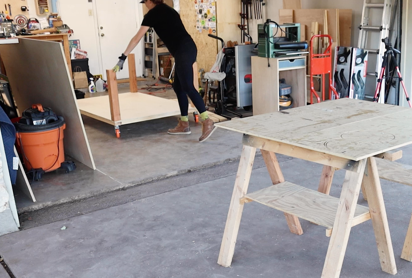 EASY DIY Workbench! Mobile With Storage : 9 Steps (with Pictures ...