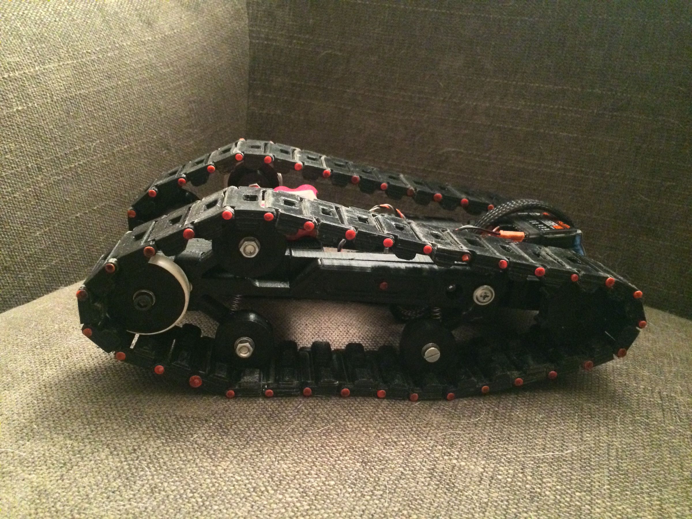 3D Printed Servo Driven Tracked Rover W/suspensions (self Tightning ...