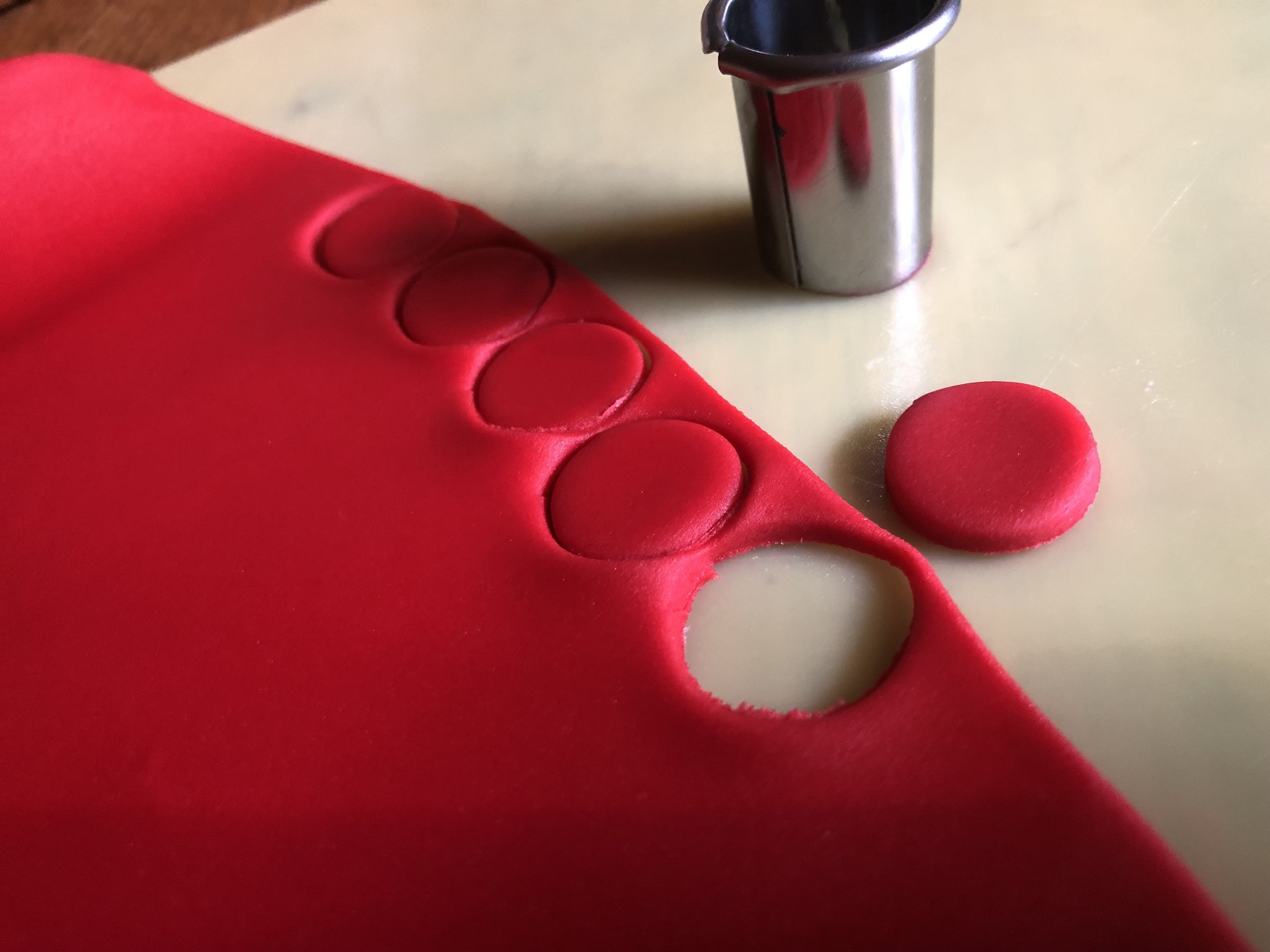 UFO Cow Abduction Cake : 10 Steps (with Pictures) - Instructables