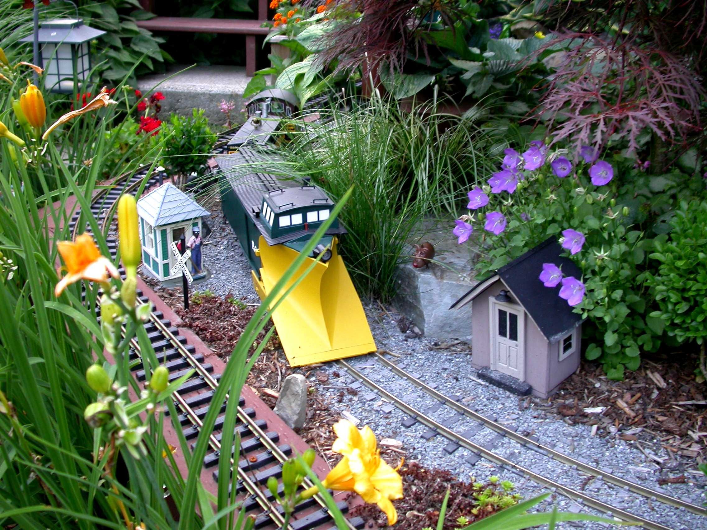 My Backyard Garden Railway (with Pictures) - Instructables