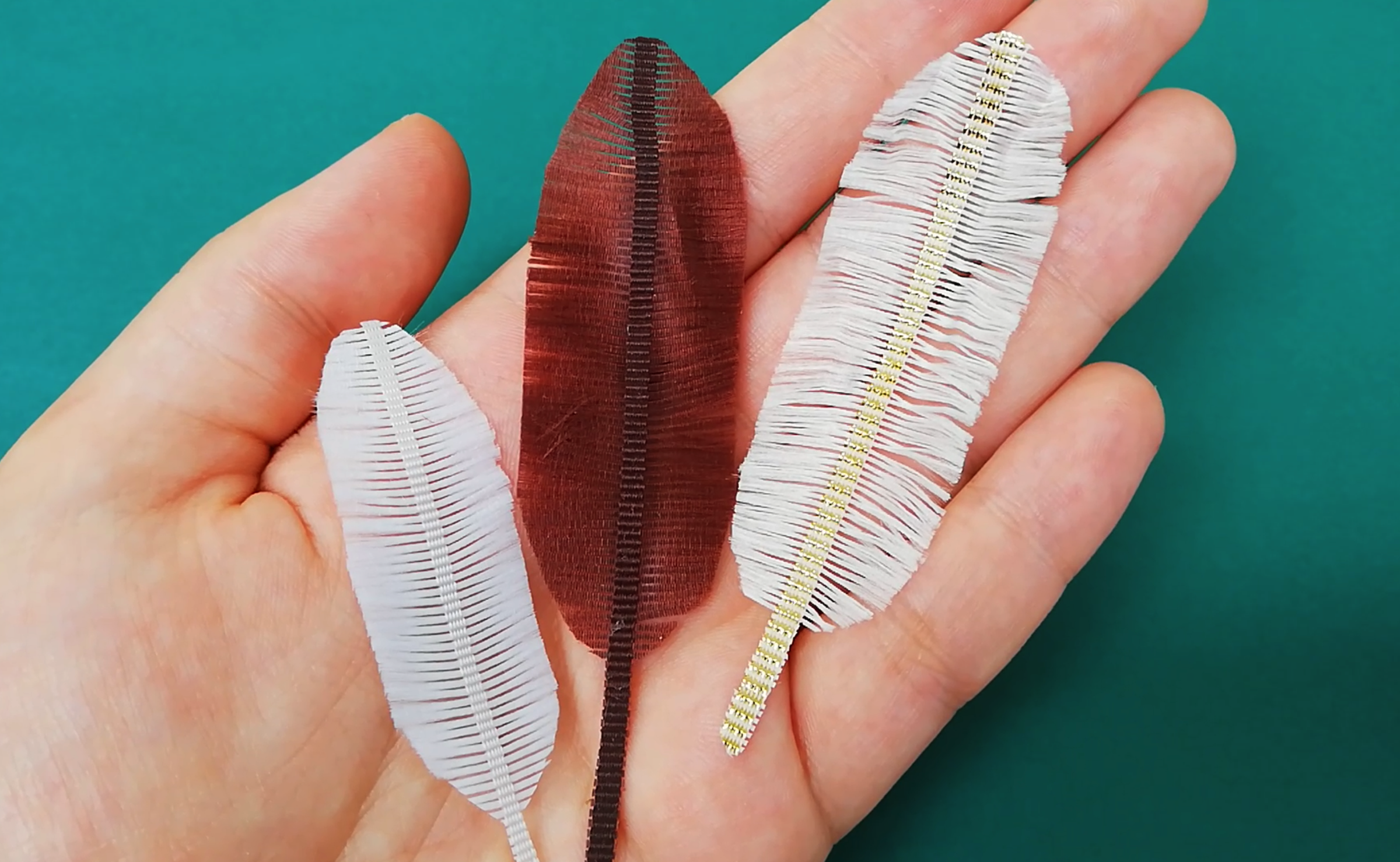 Easy 5 Minute Ribbon Feathers : 4 Steps (with Pictures) - Instructables