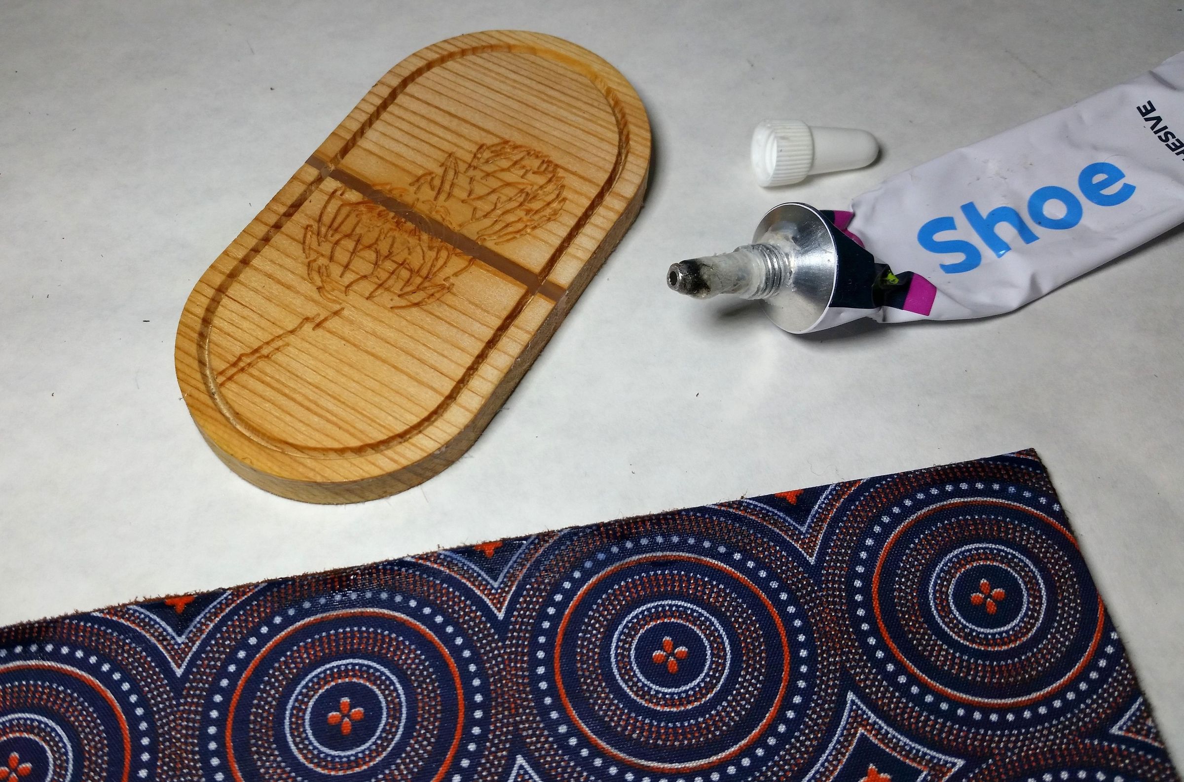 Make Your Own Leather and Wood Pouch : 9 Steps (with Pictures ...