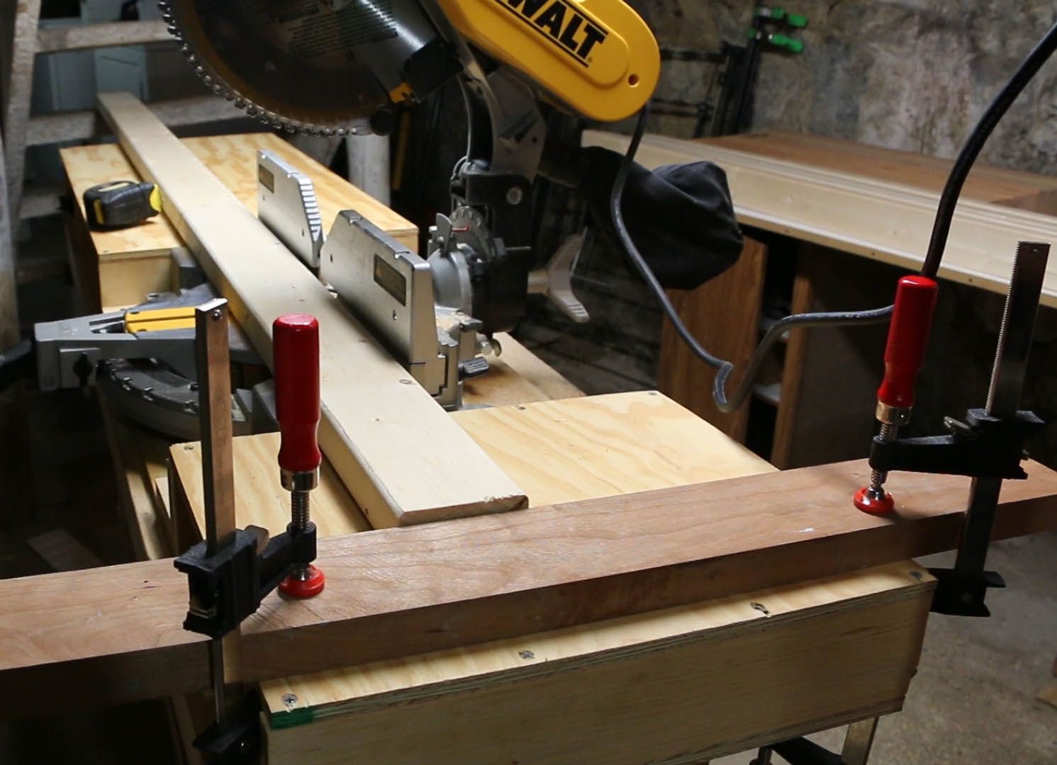 Simple & Sturdy Workbench : 7 Steps (with Pictures) - Instructables