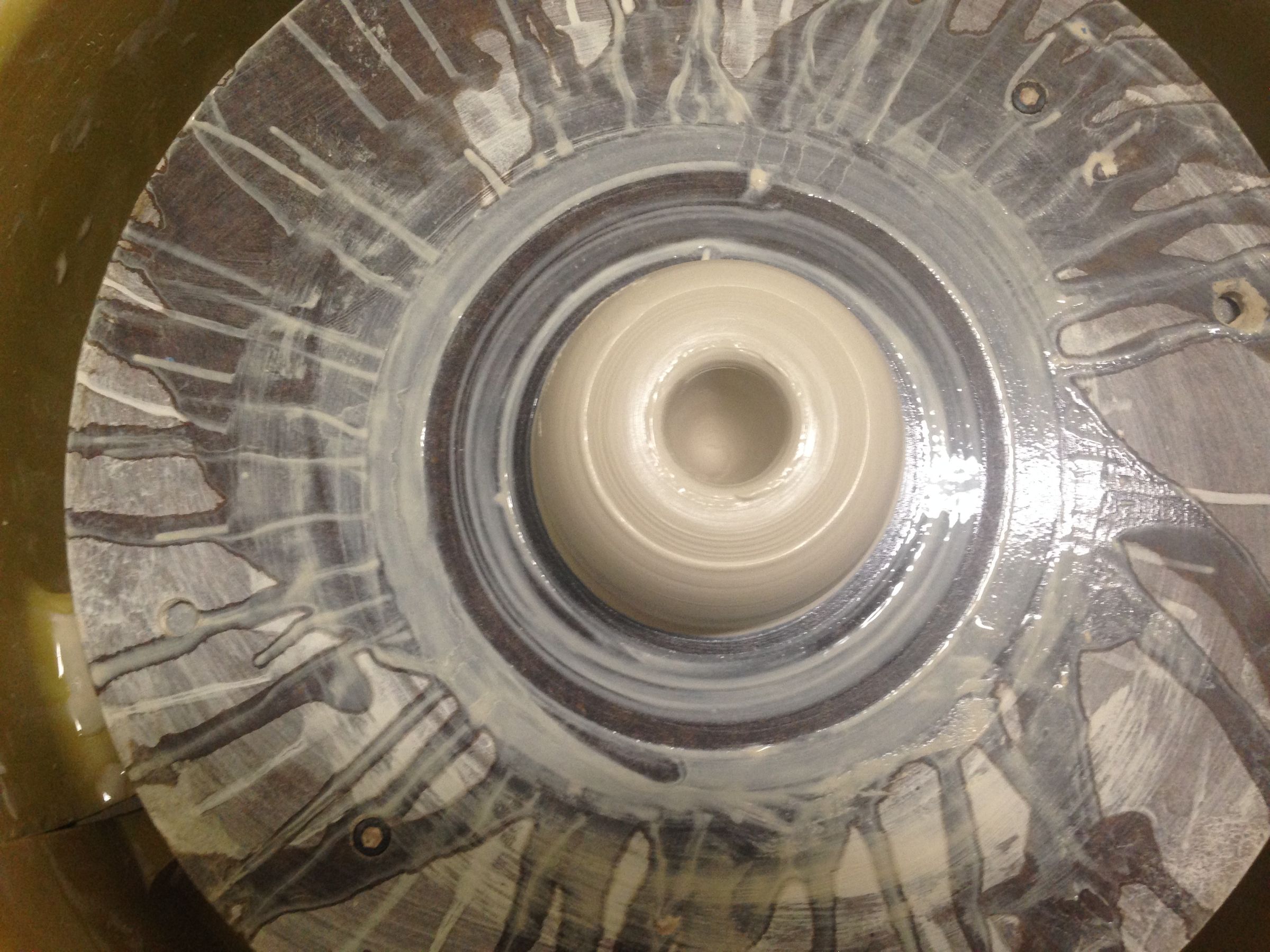 Throwing a Pot 101 : 14 Steps (with Pictures) - Instructables