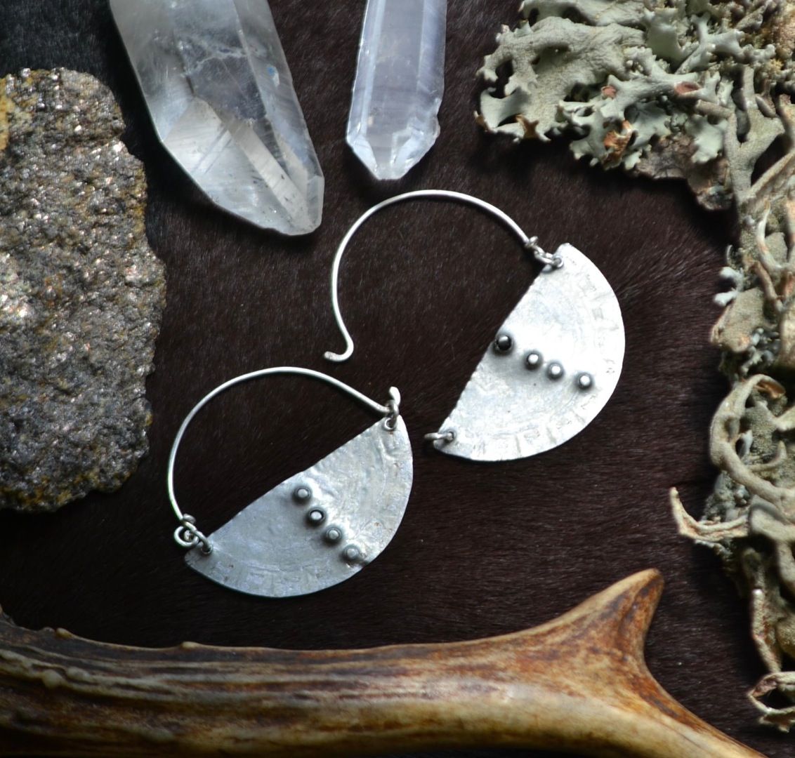 BEER CAP EARRINGS .:. : 9 Steps (with Pictures) - Instructables