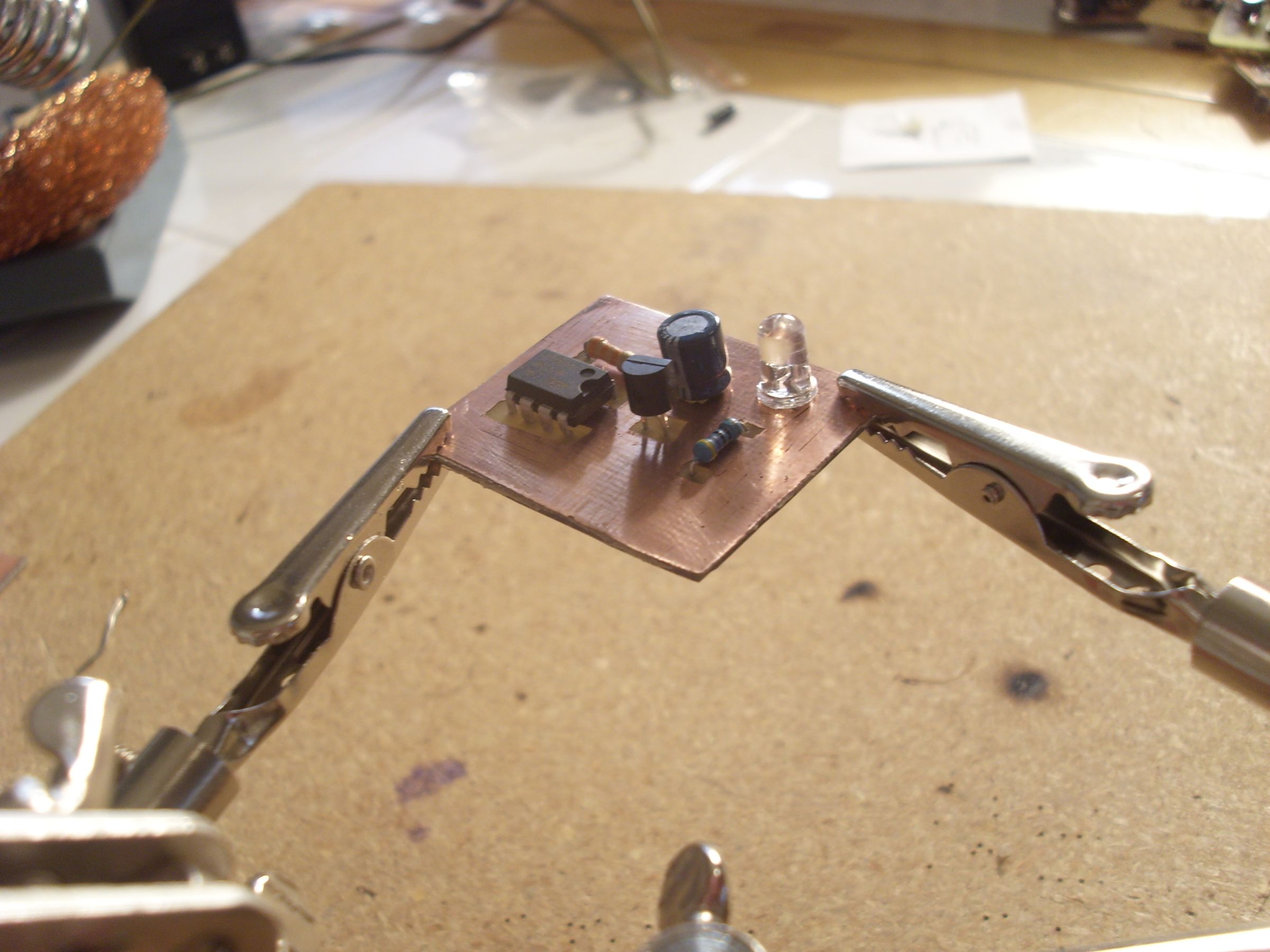 Throbbing/Fading/Flashing LED With 555 Timer : 7 Steps - Instructables