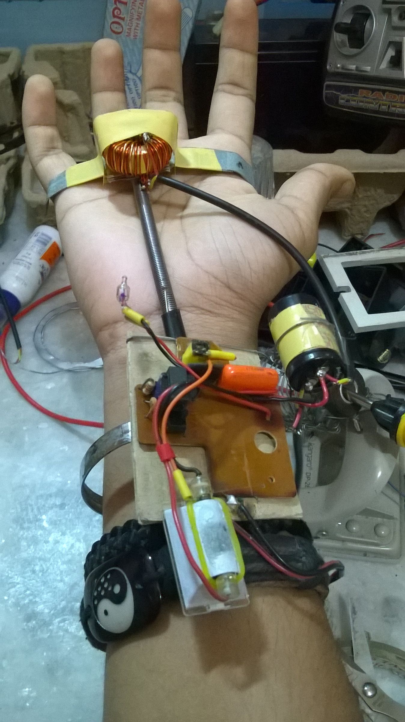 Handheld EMP Device : 8 Steps - Instructables