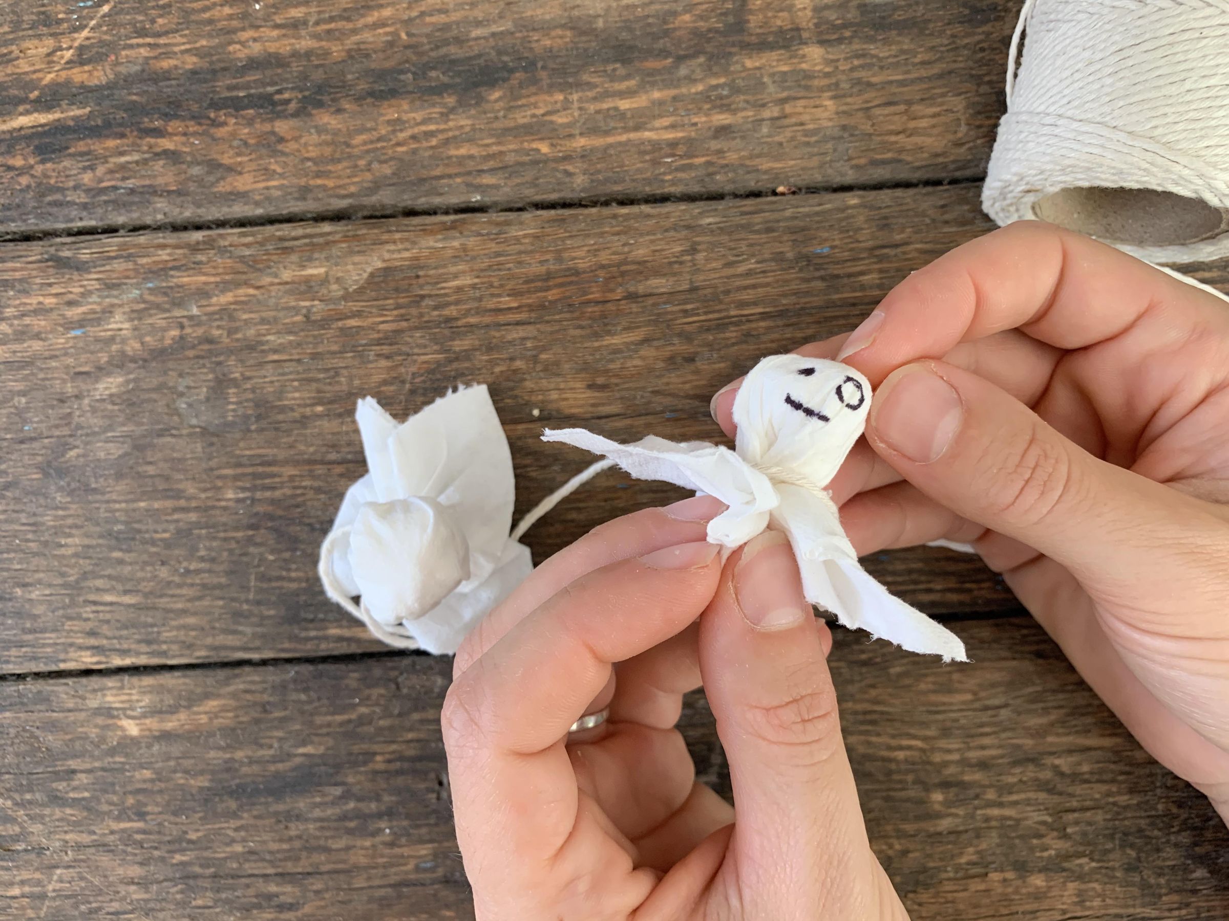 Simple Flying Toilet Paper Ghost Decoration : 5 Steps (with Pictures ...