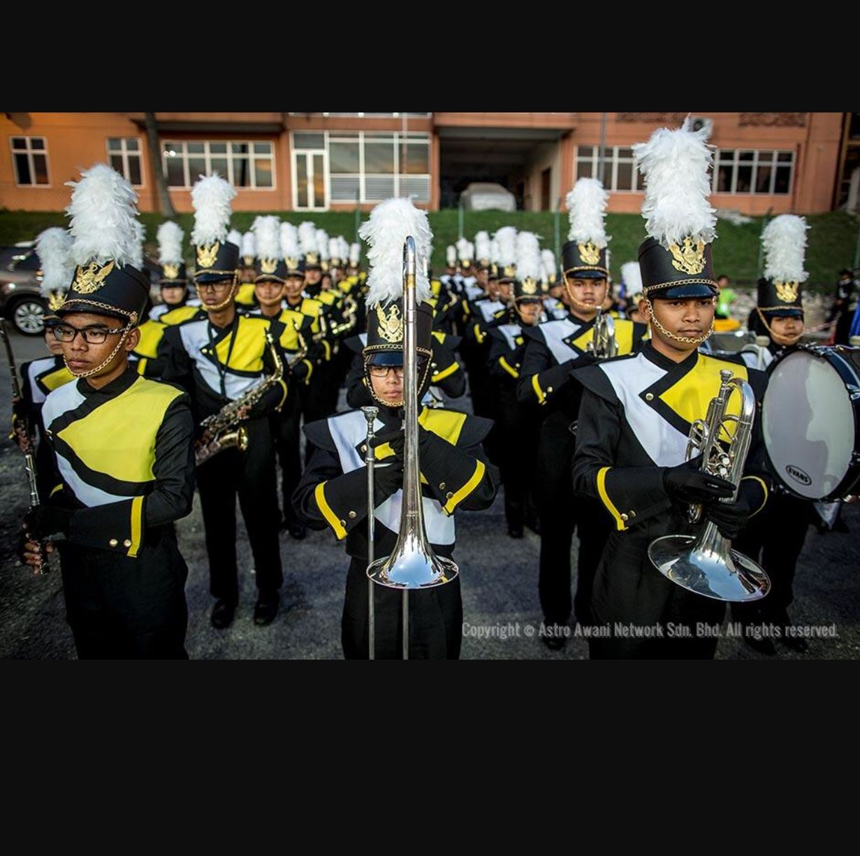 How to March in a Marching Band (core Style and Traditional Style) : 10 ...