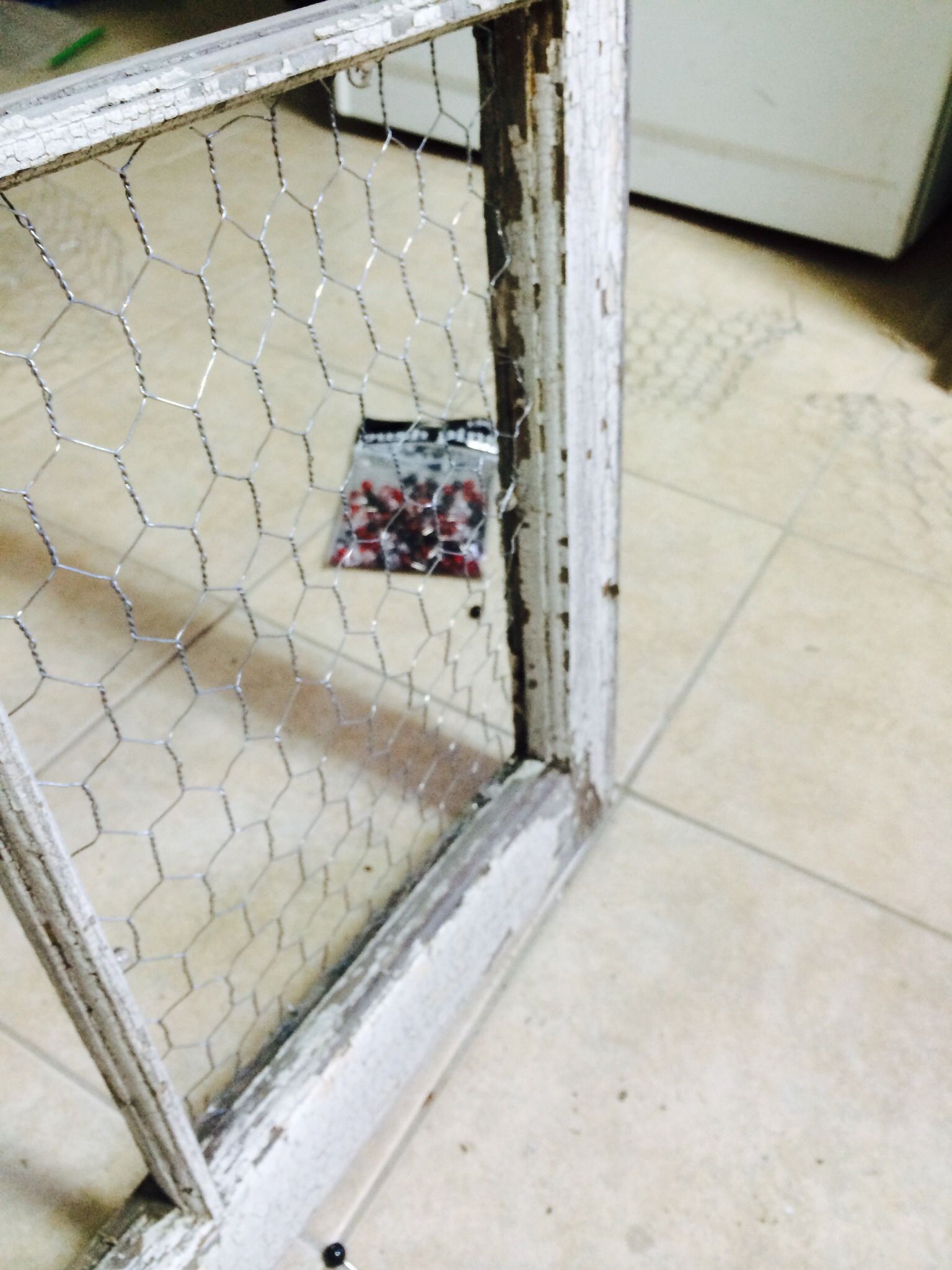 Chicken Wire an Old Window : 4 Steps (with Pictures) - Instructables