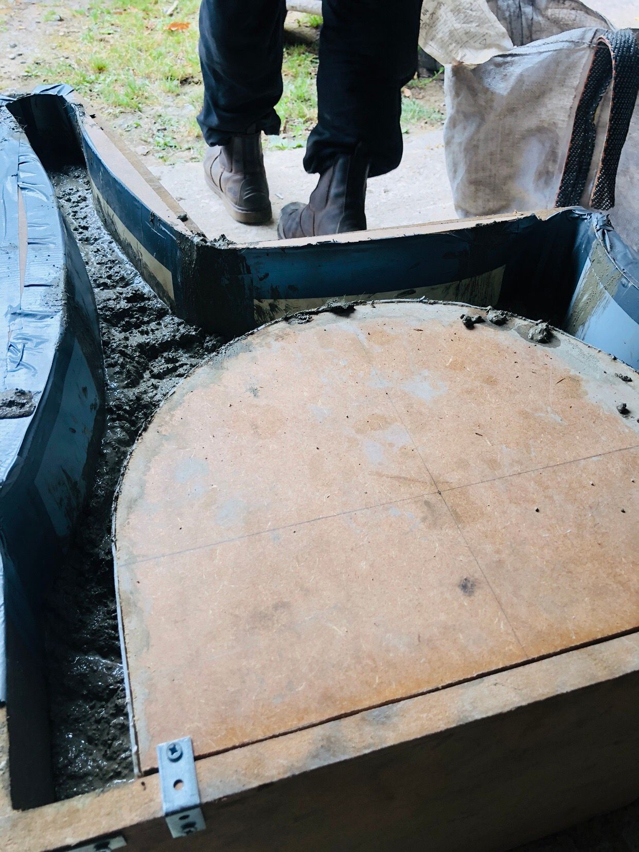 Concrete Chairs and Table : 11 Steps (with Pictures) - Instructables