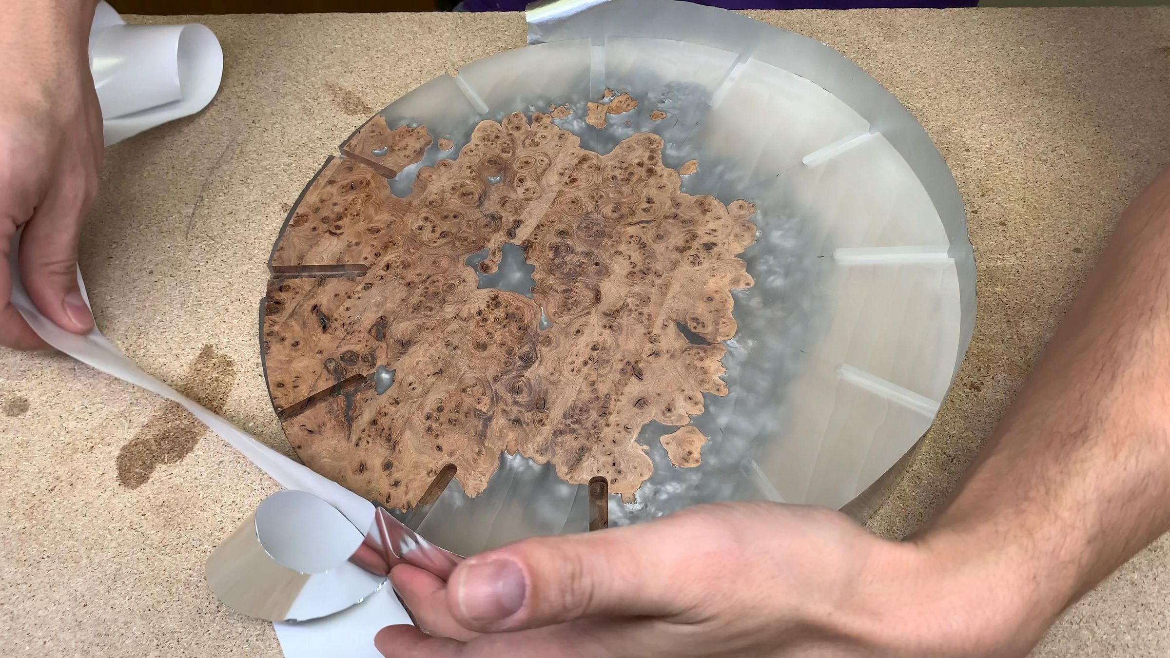 Frosted Epoxy Resin Clock : 20 Steps (with Pictures) - Instructables