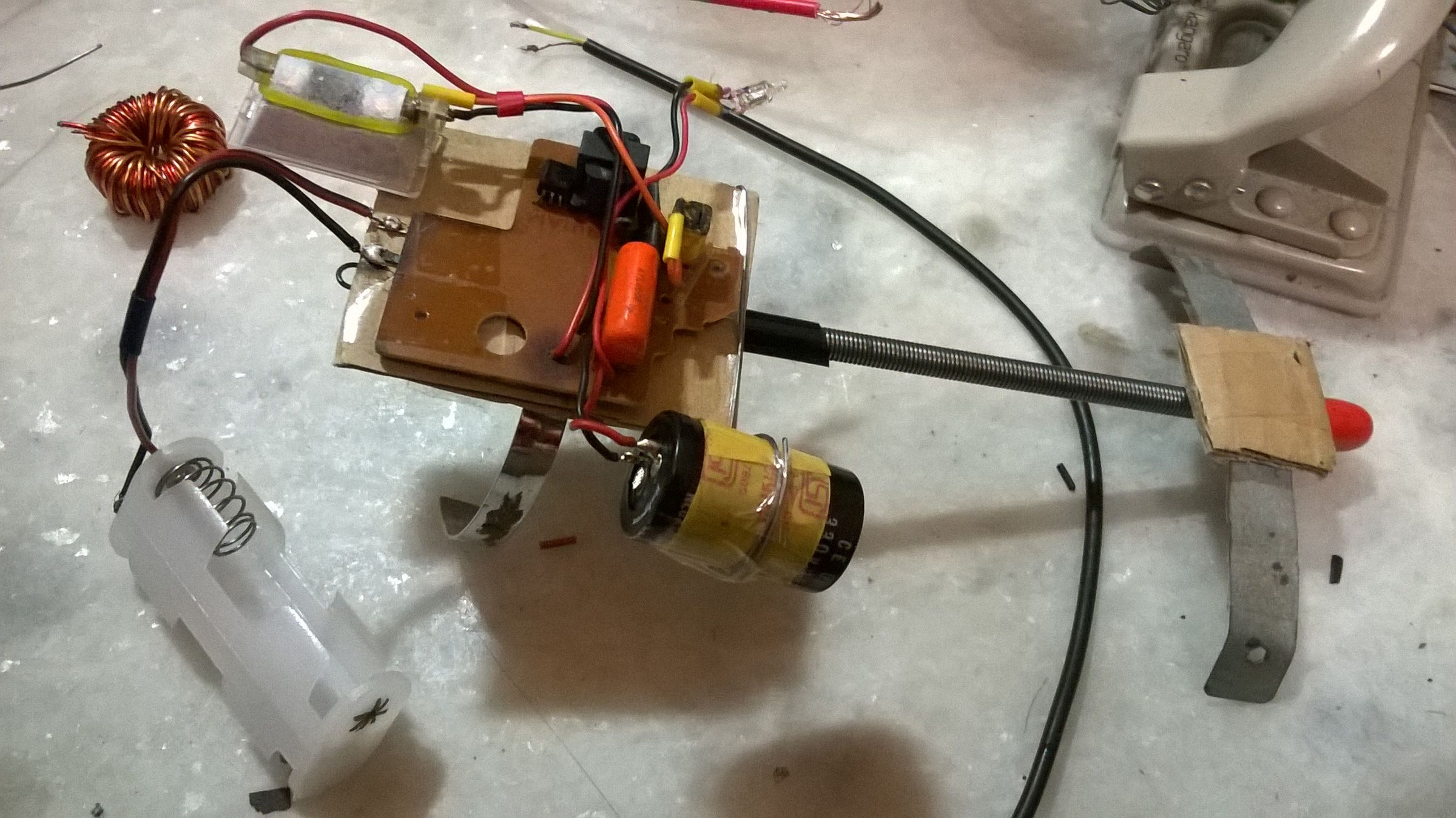 Handheld EMP Device : 8 Steps - Instructables