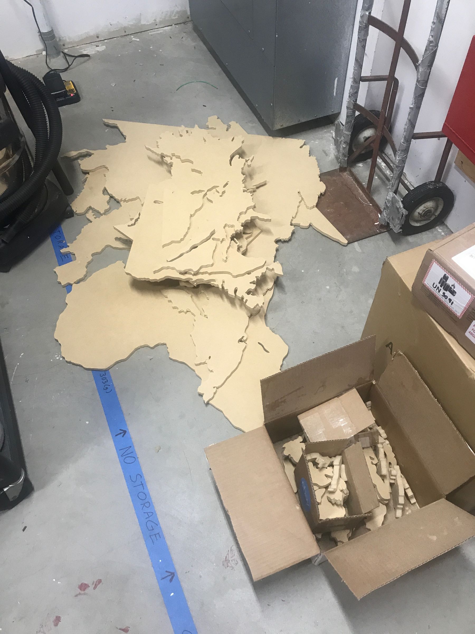 Smart World Map With Data Screens and DMX Programmable Lighting : 7 ...