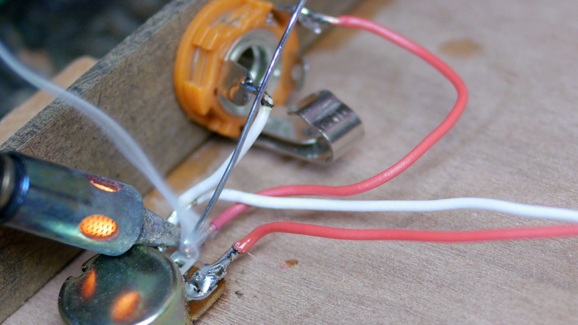 Cigar Box Stomp Box : 7 Steps (with Pictures) - Instructables