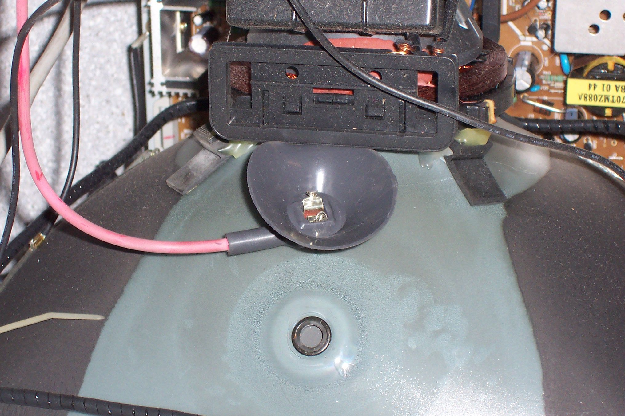 How to Safely Disassemble a CRT Monitor : 5 Steps - Instructables