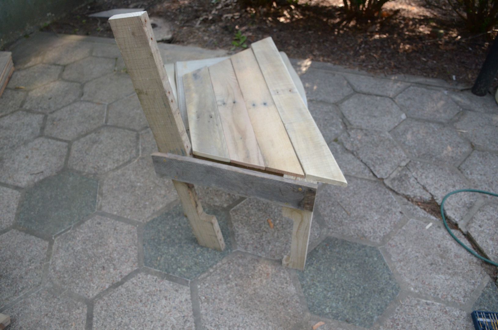 DIY Hexagonal Tree Bench From Wood Pallets - 100% Pallet Wood : 12 ...