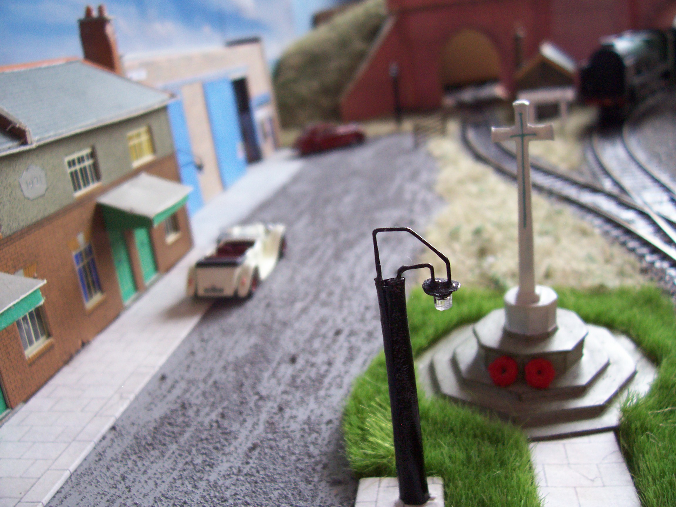 Add Lights to Your Model Railway / Railroad. : 4 Steps - Instructables