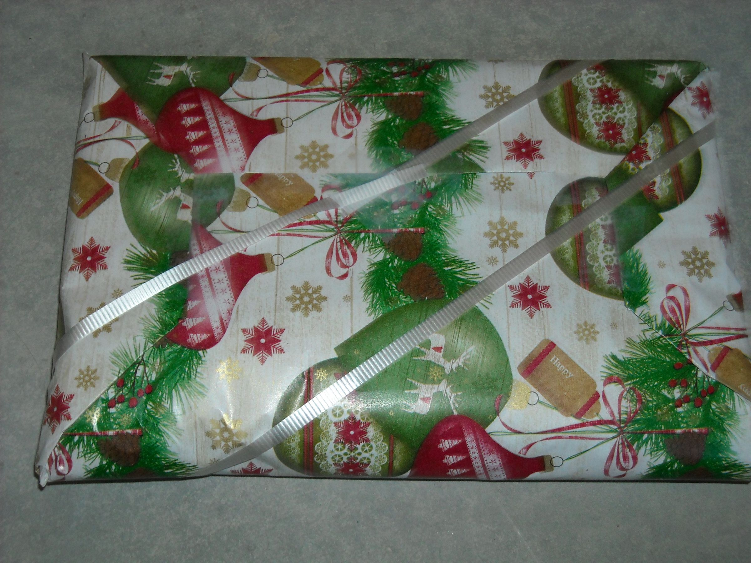 How to Wrap a Flat Gift : 5 Steps - Instructables