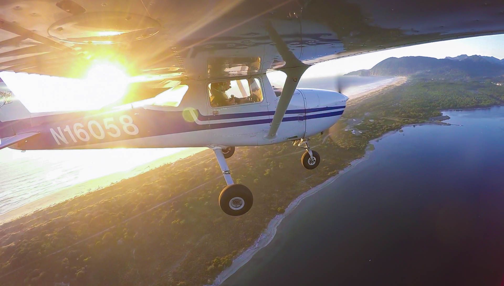 Mounting a Camera on a Plane : 5 Steps - Instructables