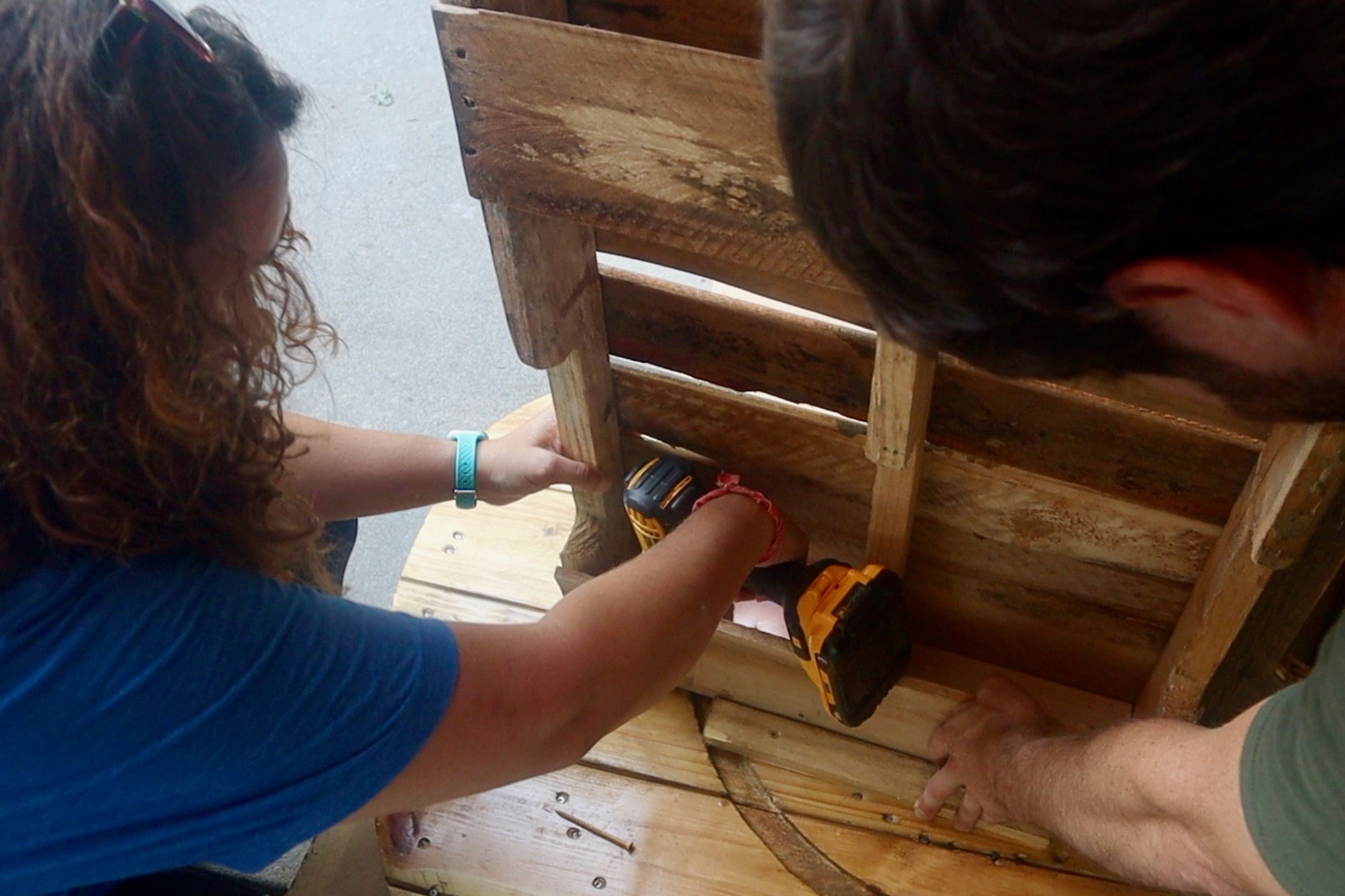 Cable Spool Pallet Bench - DIY Outdoor Seating! : 10 Steps (with ...