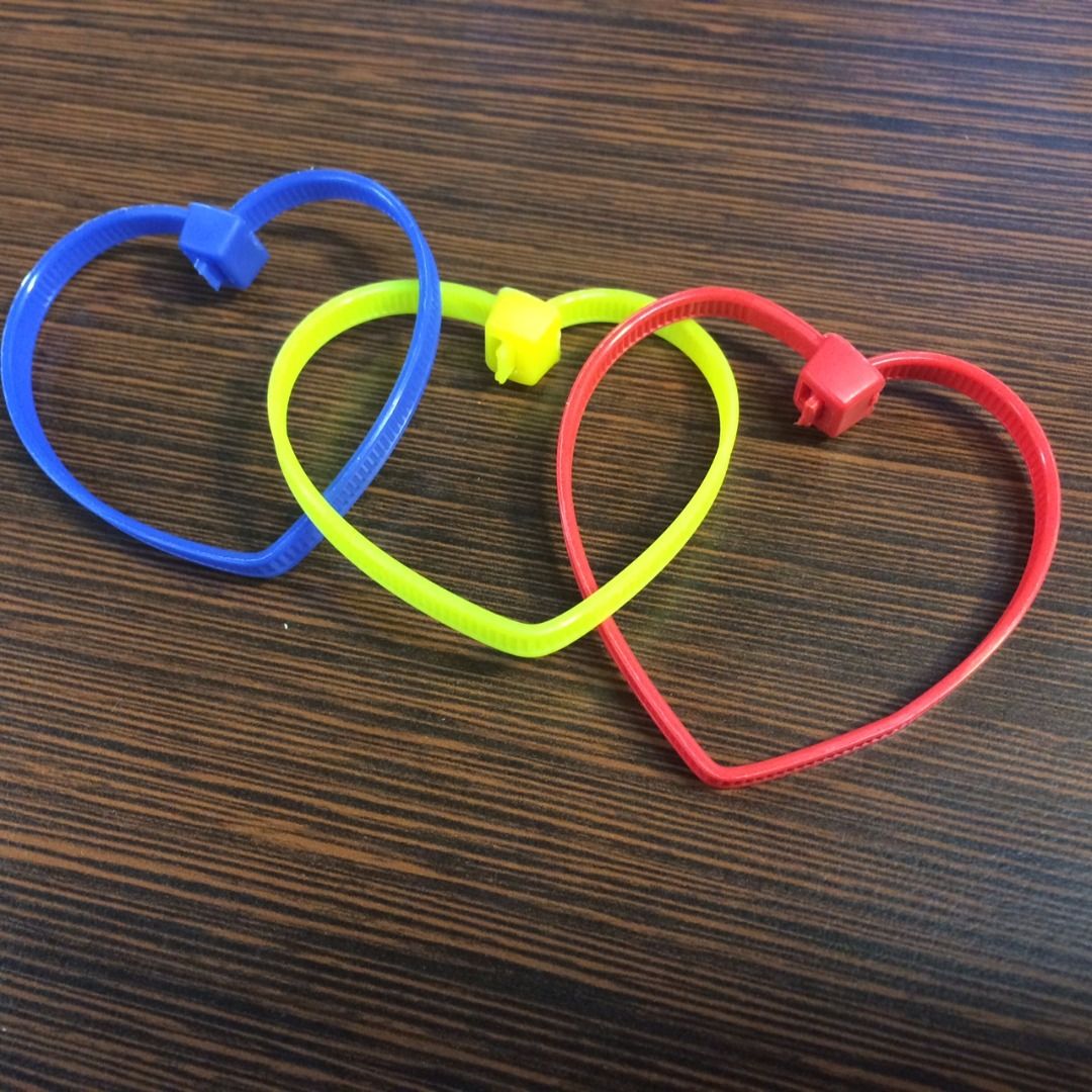 Zip Tie Heart Chain : 3 Steps - Instructables