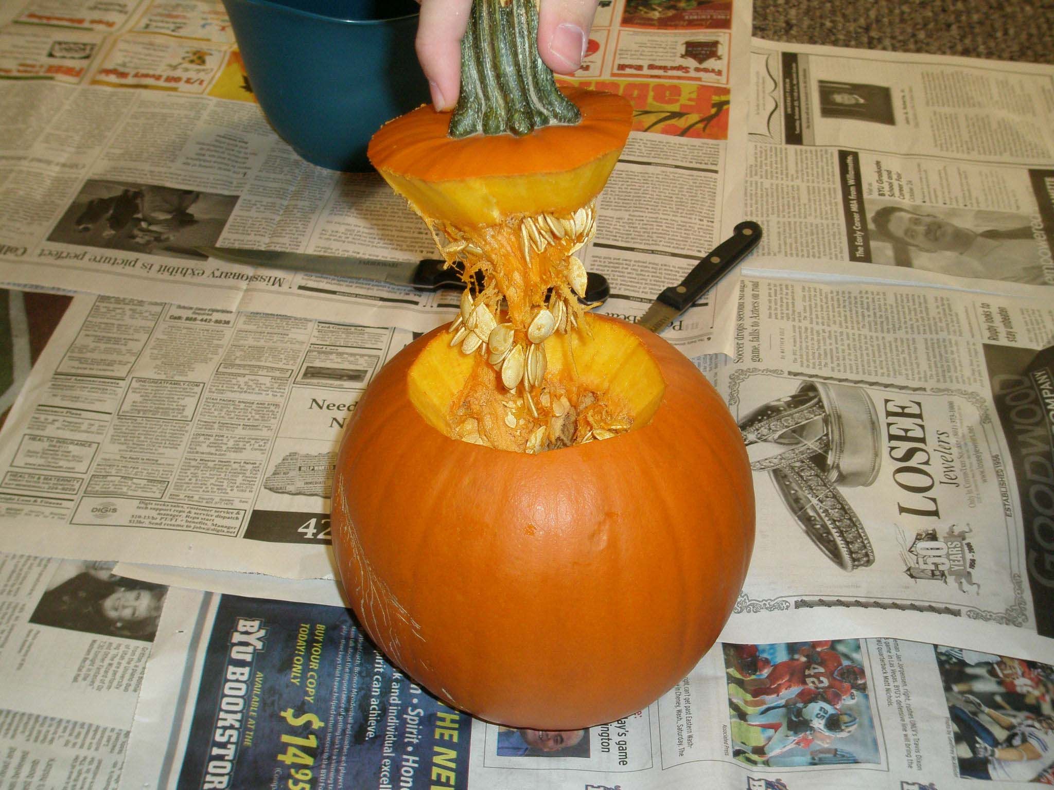 How to Carve a Jack-o-lantern : 7 Steps (with Pictures) - Instructables