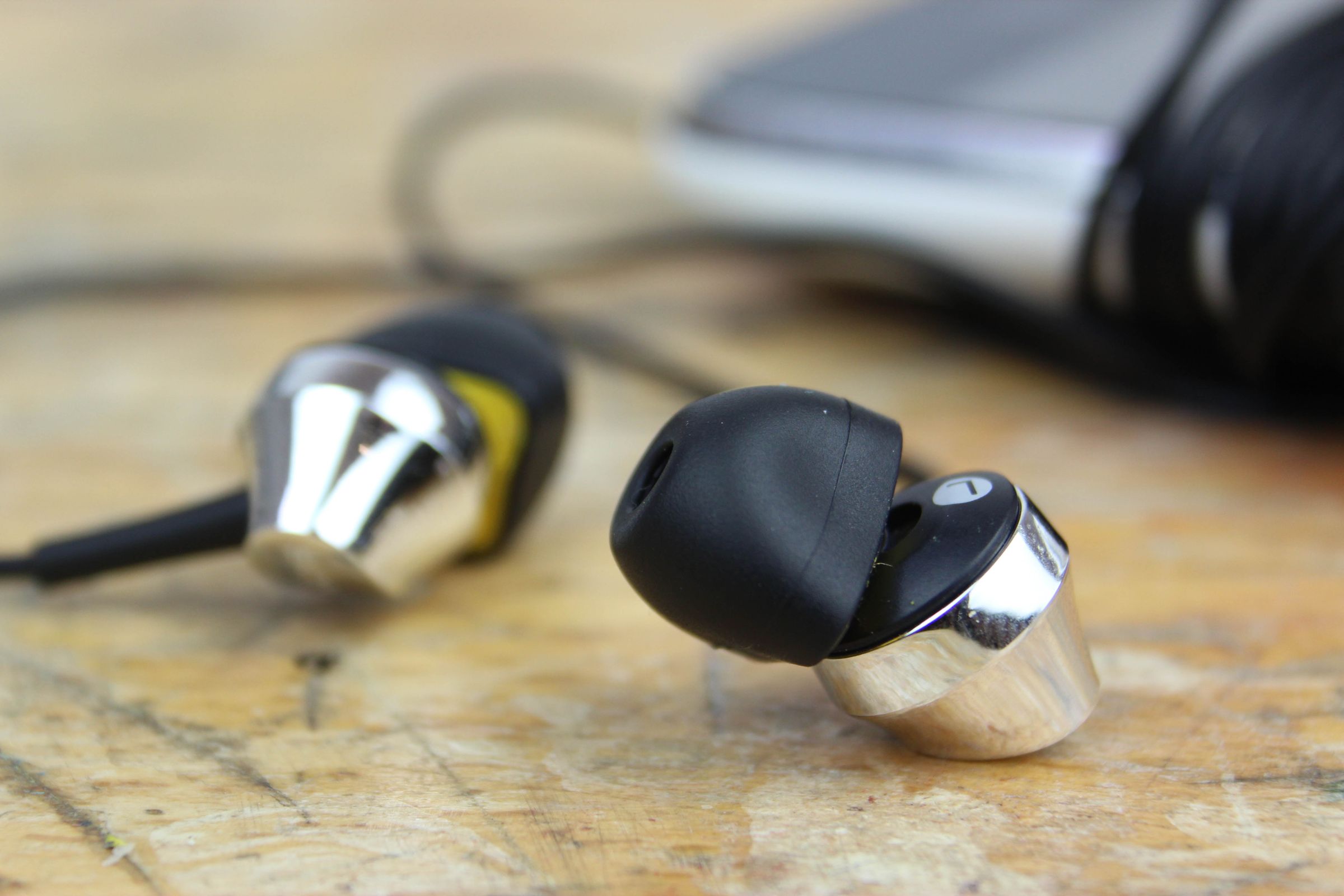How to Make Super-neat and Easy Custom-fit Earbuds / In-ear Monitors ...