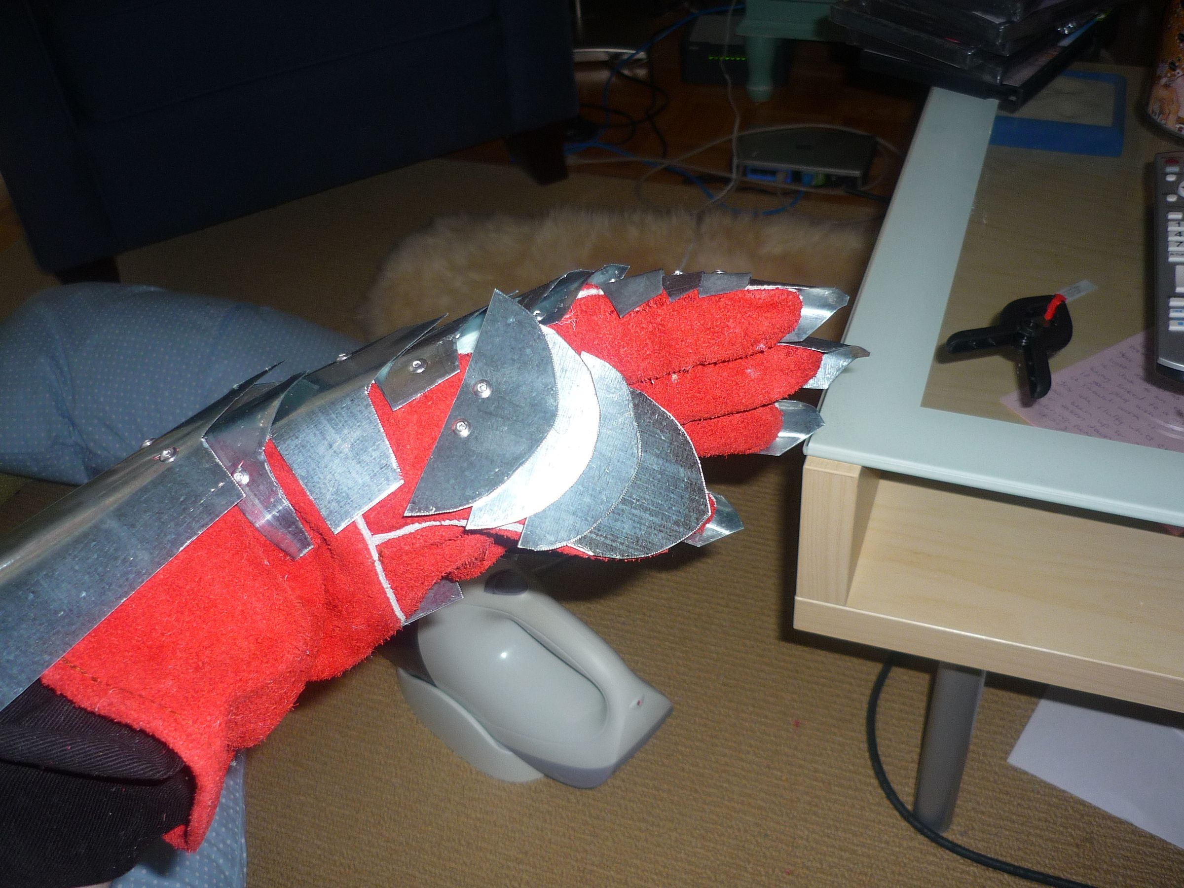 Building a Medieval Gauntlet : 11 Steps (with Pictures) - Instructables