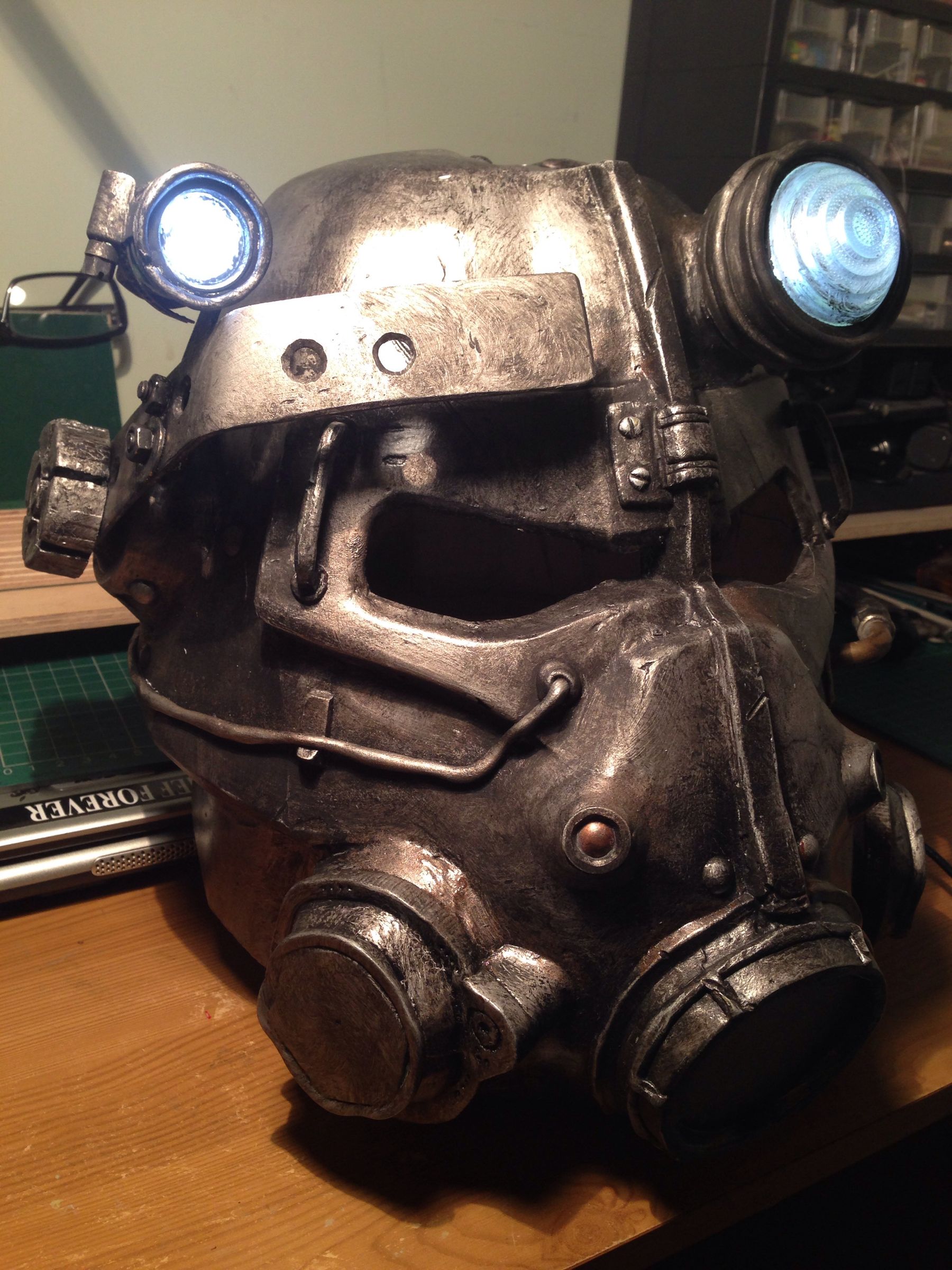 Fallout 3 T-45d Helmet : 10 Steps (with Pictures) - Instructables