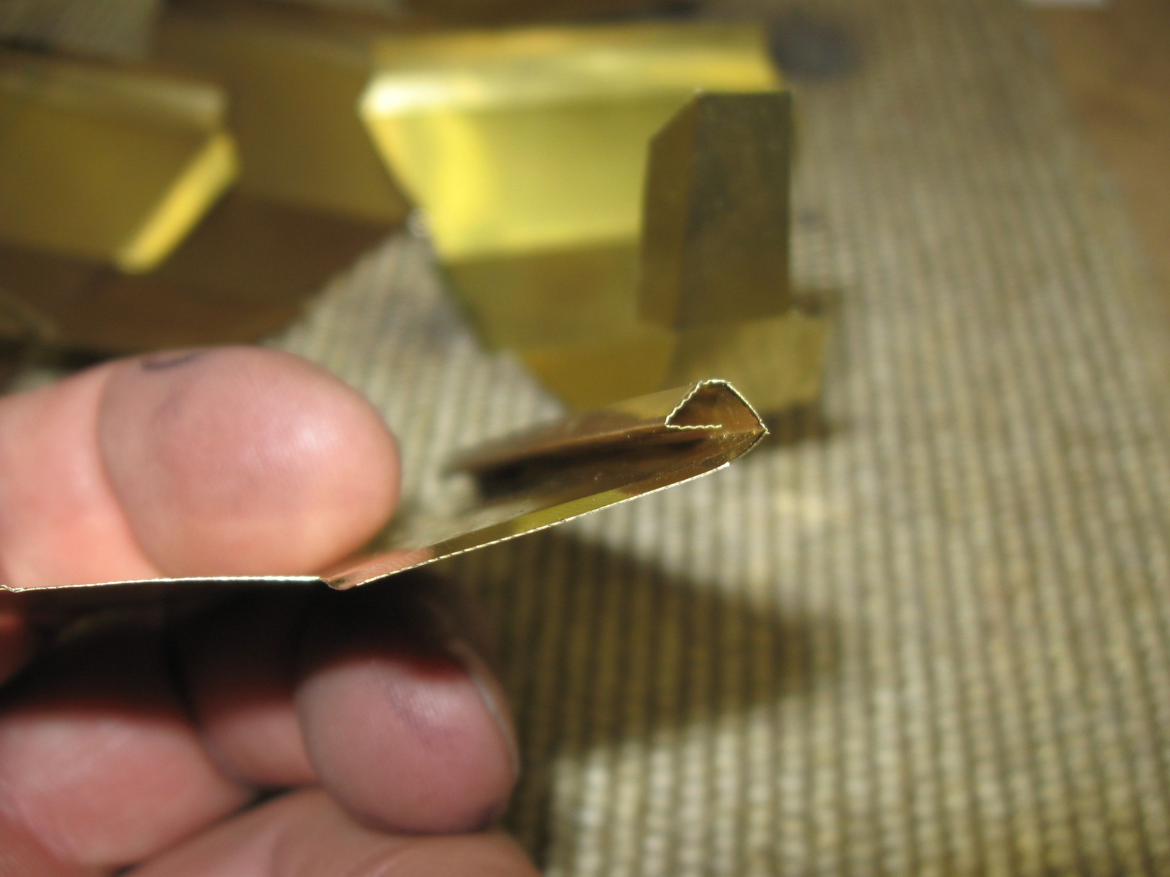 Gramophone Dock AKA Shiny Metal Papercraft : 7 Steps - Instructables