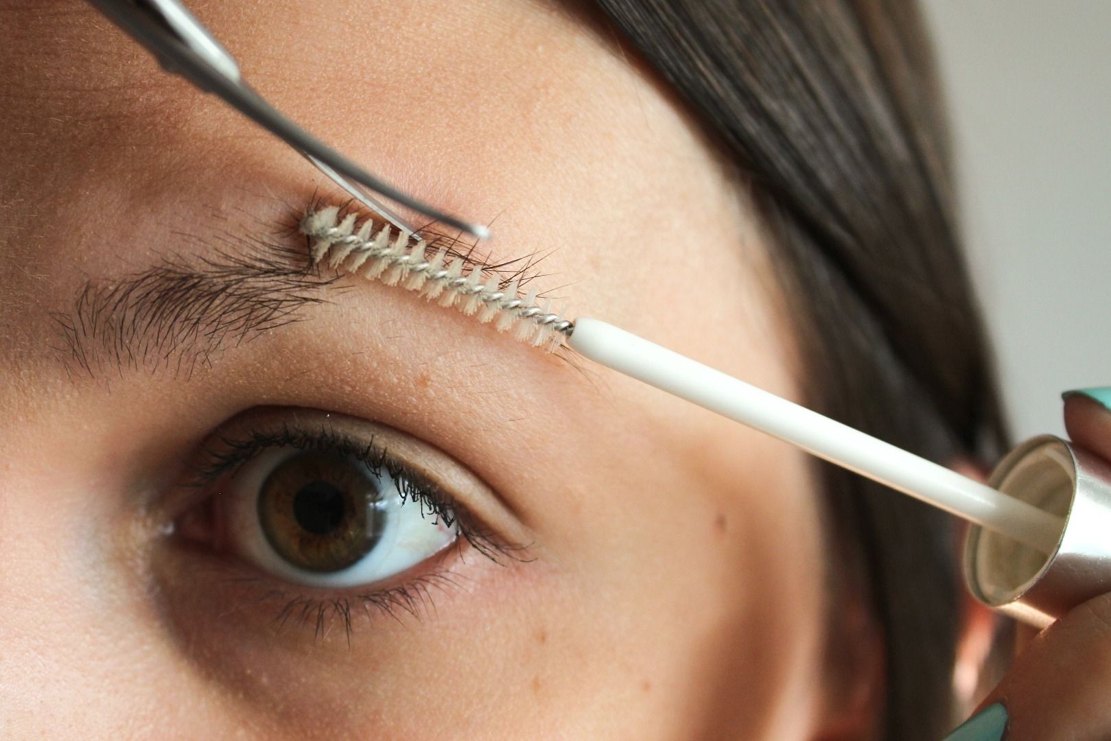 How to Trim Your Eyebrows : 3 Steps (with Pictures) - Instructables