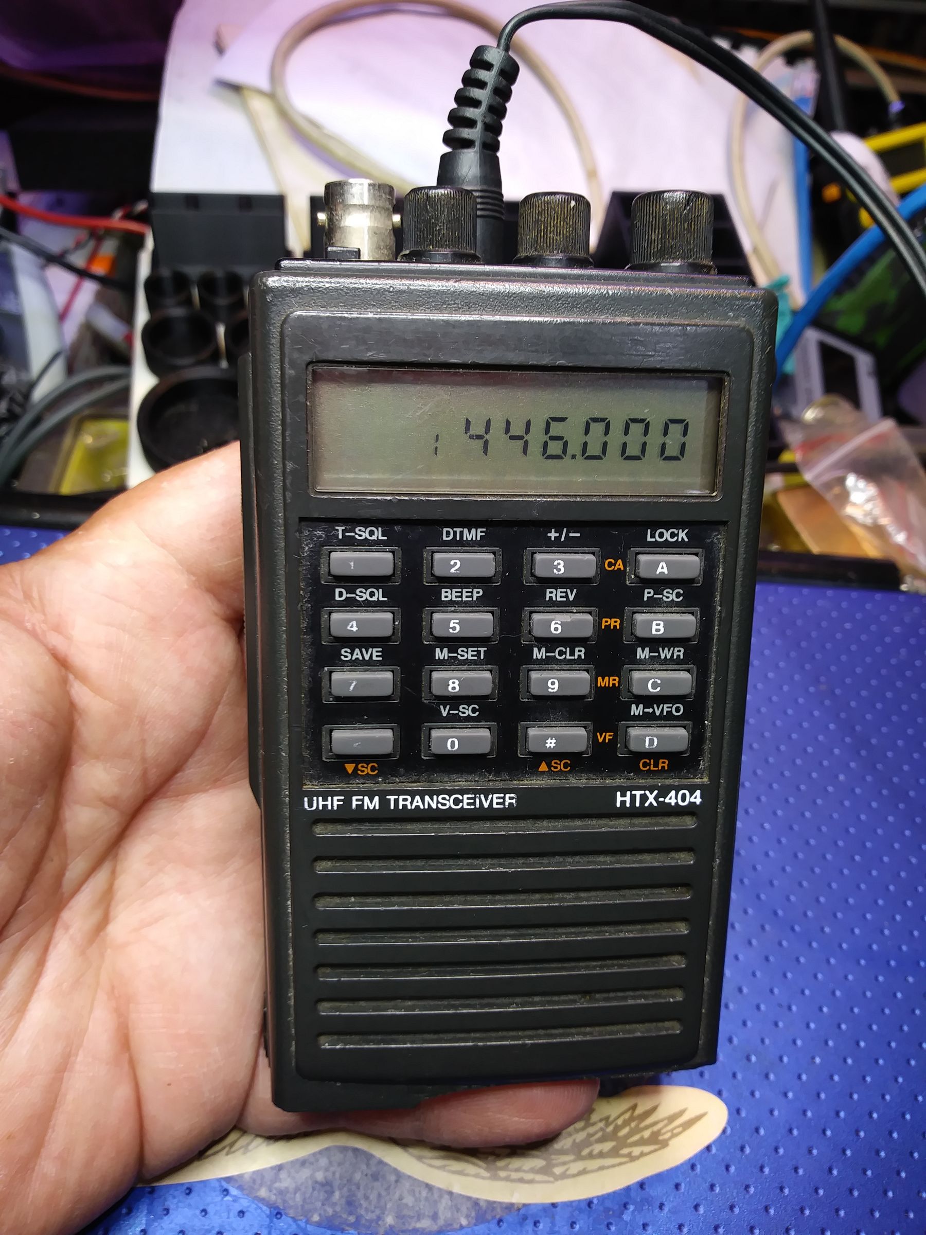 How to Replace the Memory Battery on an Htx202 or Htx404 Ham Radio : 7 ...