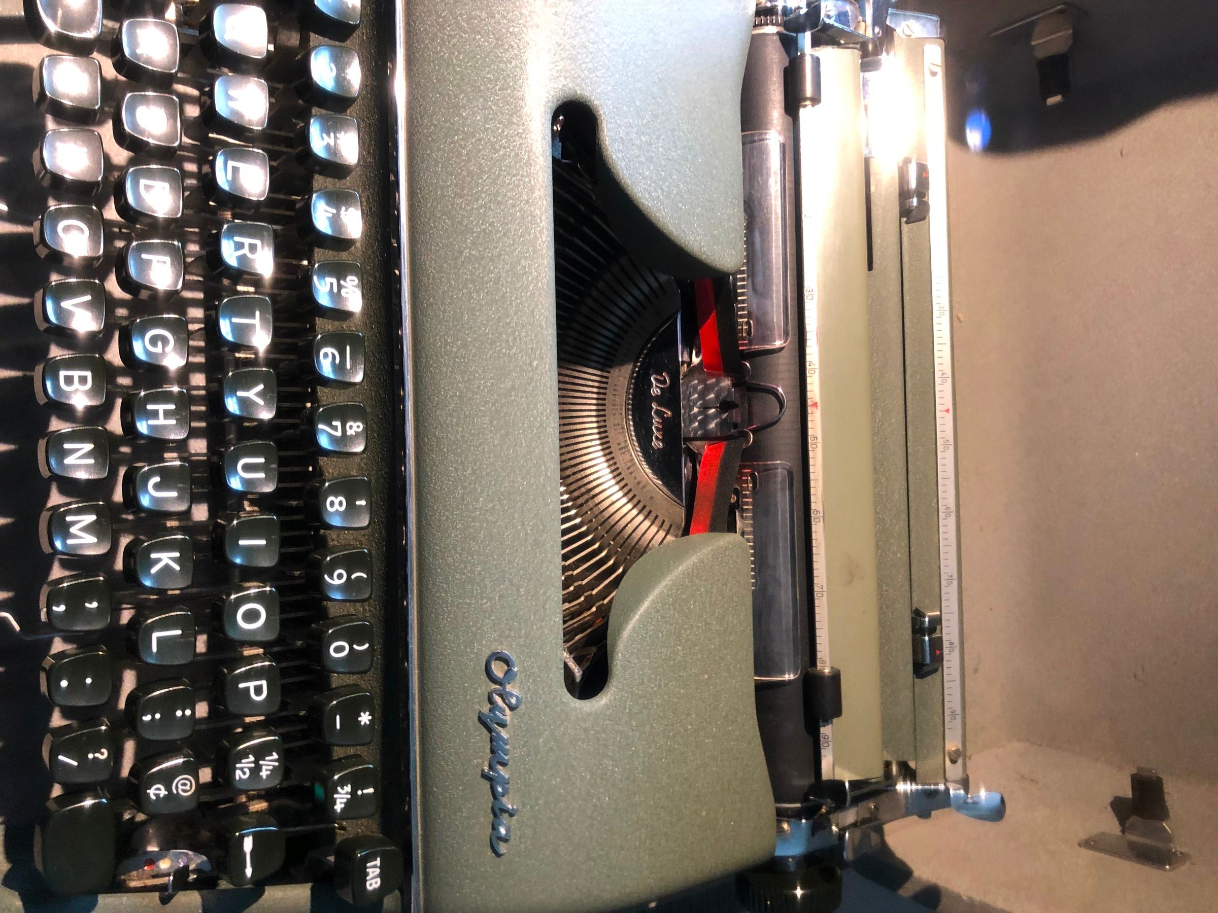 How to Change a Typewriter Ribbon : 8 Steps (with Pictures) - Instructables