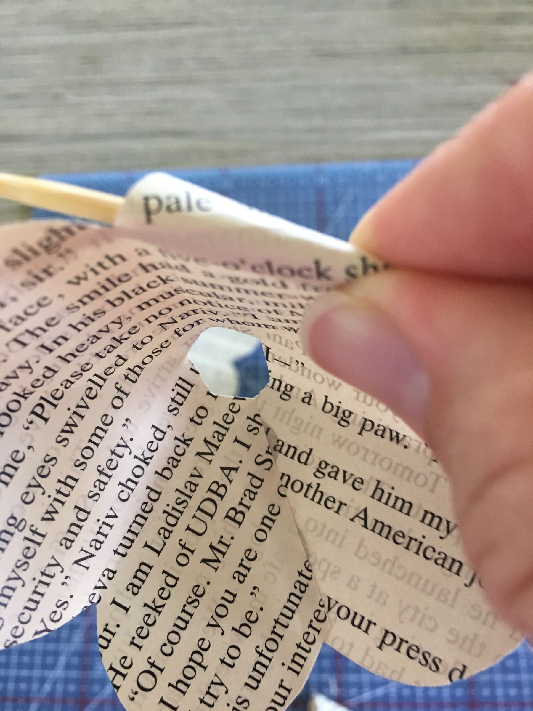 Book Page Roses : 5 Steps (with Pictures) - Instructables