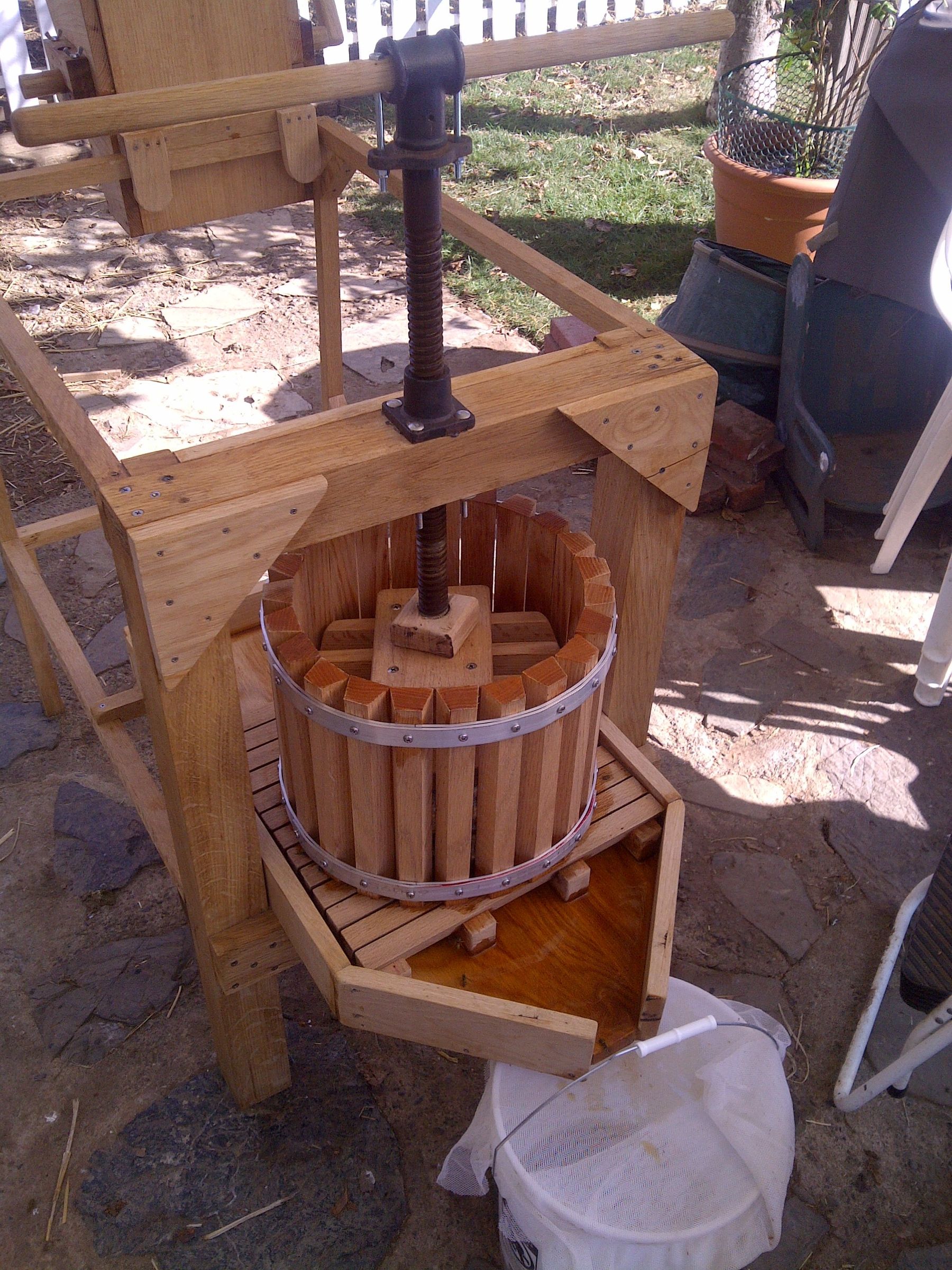 Apple Cider Press With Grinder : 9 Steps (with Pictures) - Instructables
