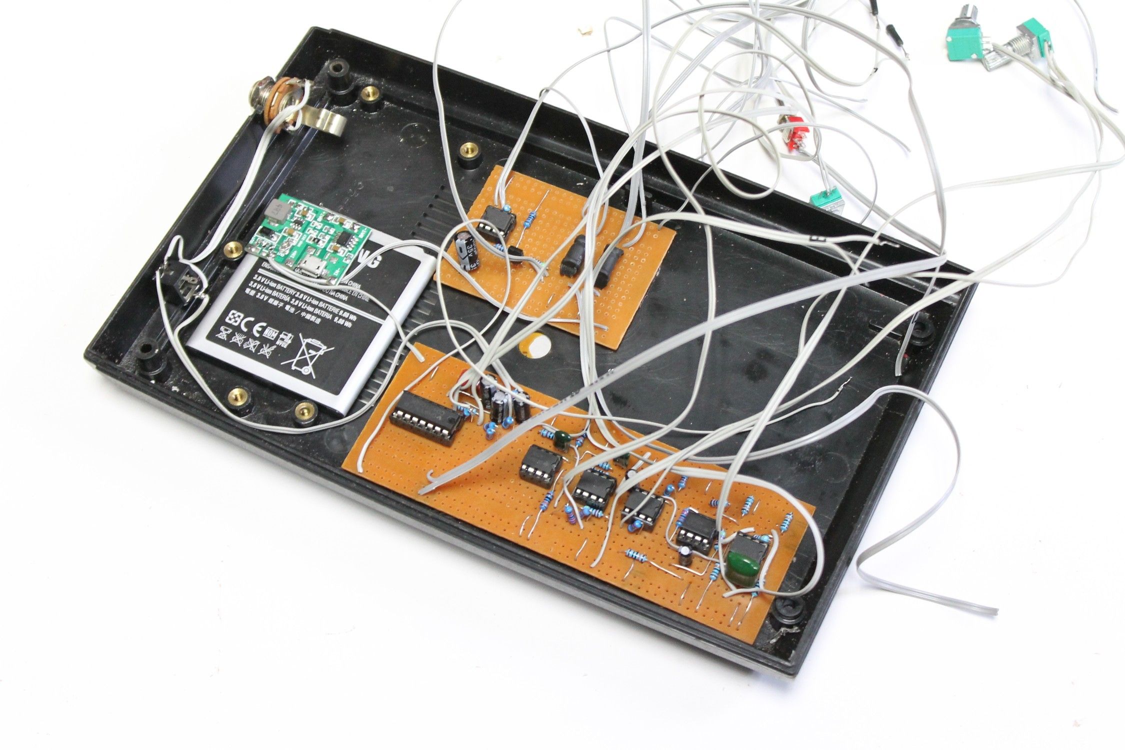 Moog Style Synth : 23 Steps (with Pictures) - Instructables